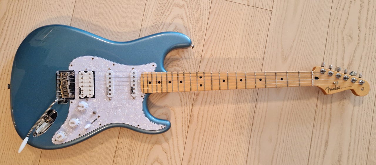 Fender Stratocaster Player Series Pelham Blue | FINN-torget