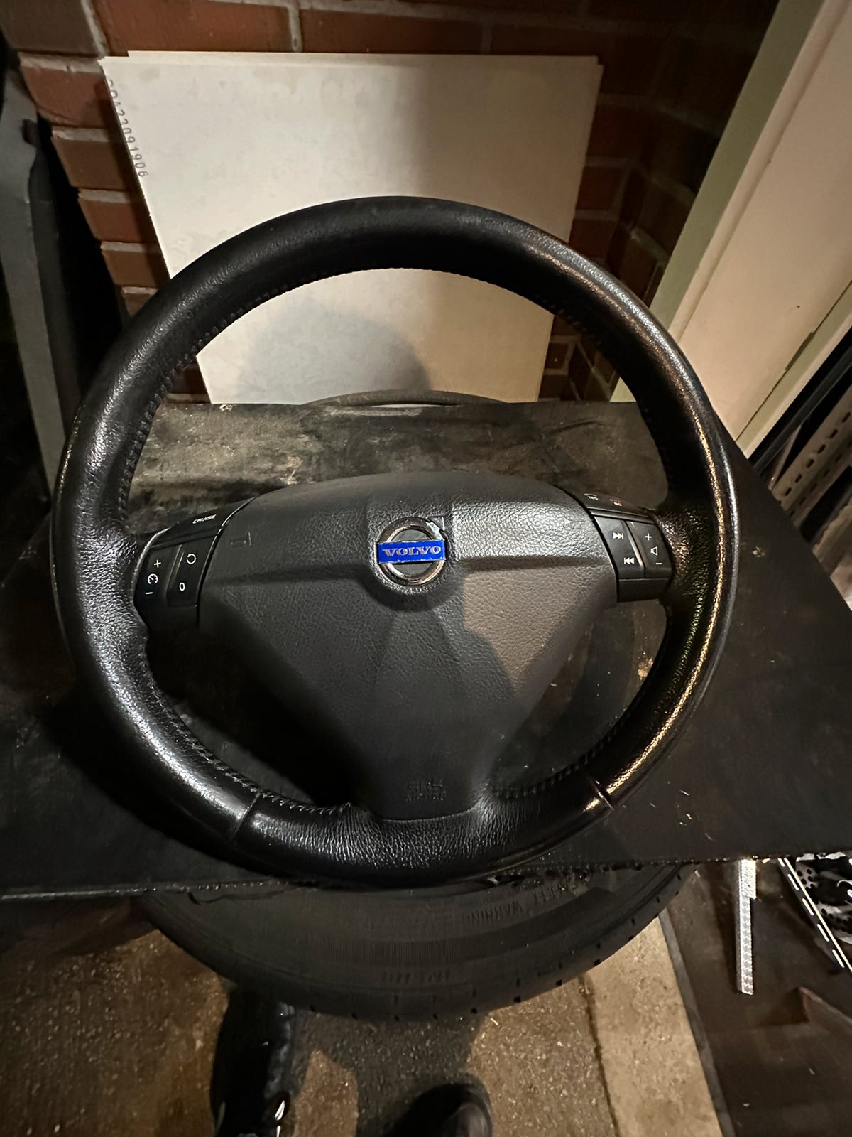 Volvo V70 ratt til gen 2 facelift med knapper til navi | FINN-torget