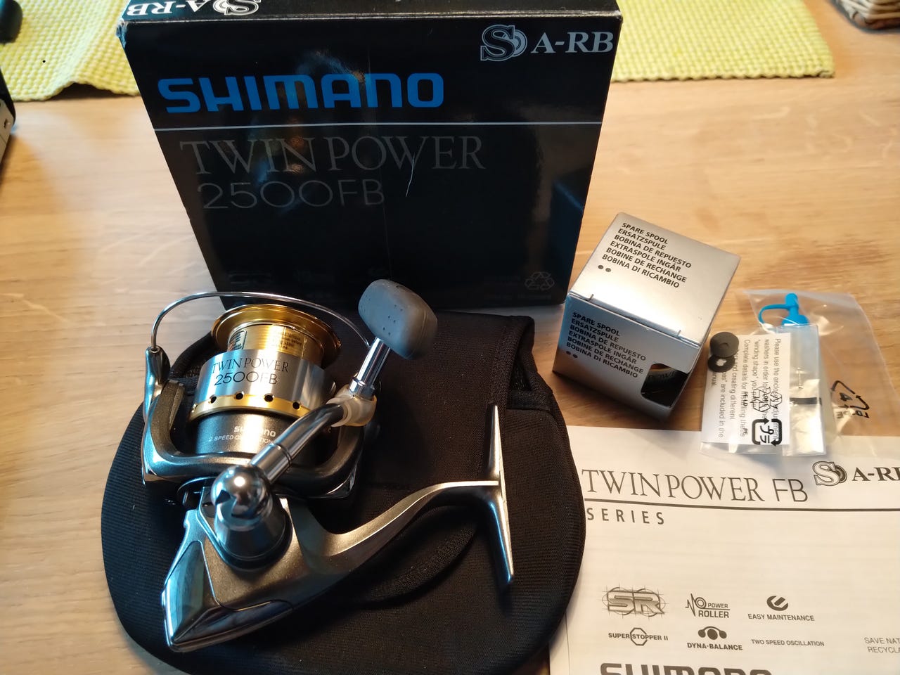 Ubrukt Shimano Twin Power 2500FB med reservespole selges. | FINN-torget