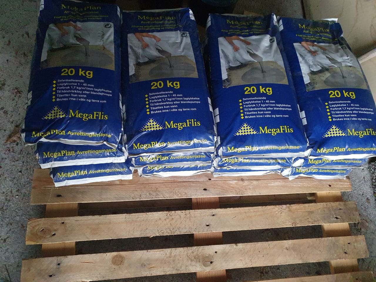 Avrettingsmasse 12 x 20kg | FINN-torget