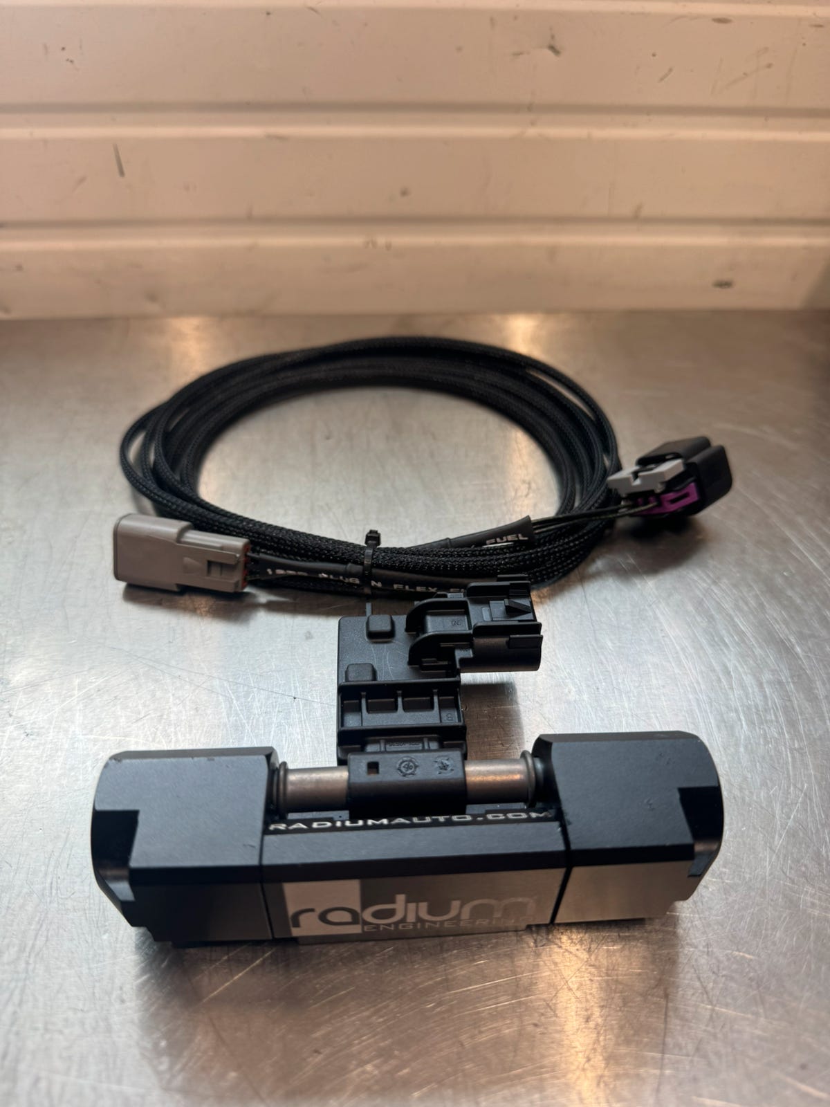 Radium Fullflow flex fuel adapter m/sensor og ledningsnett | FINN-torget