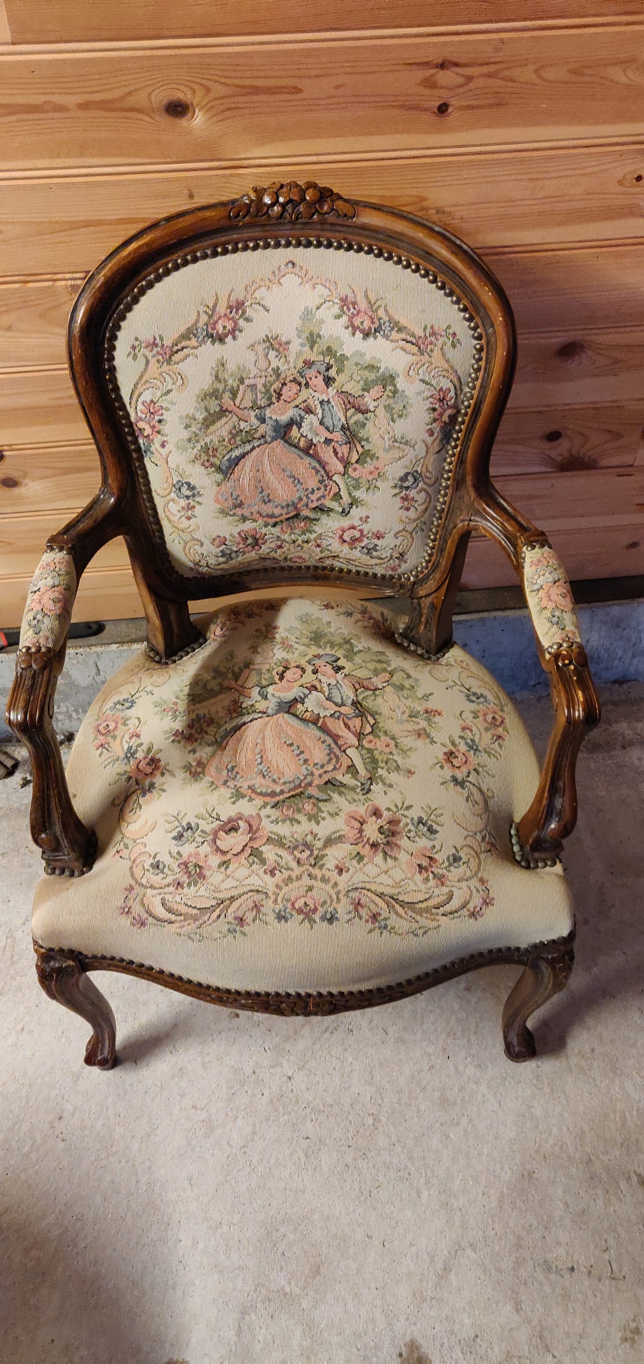 Håndbrodert Rokokko stol selges | FINN-torget