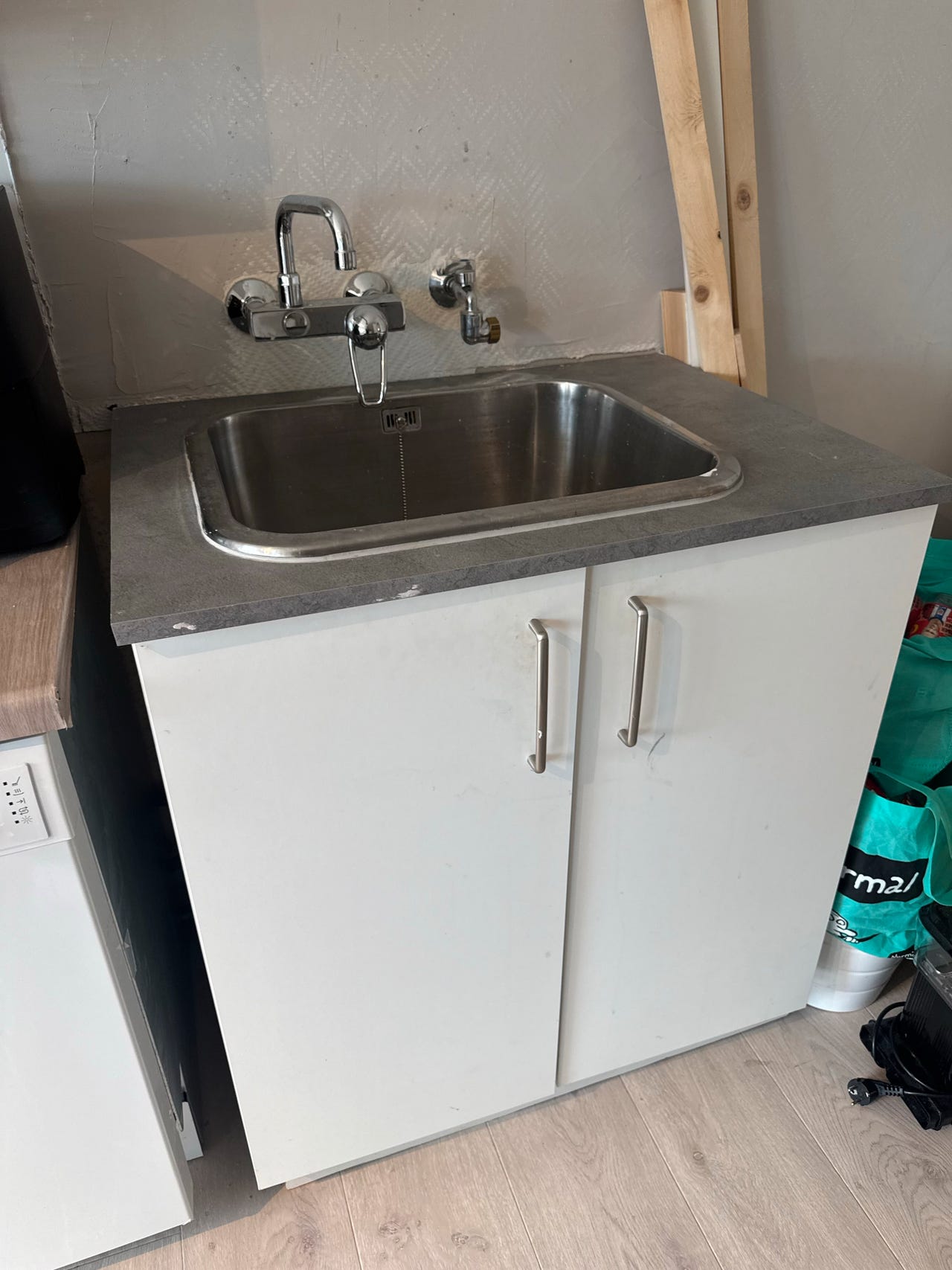 80 skap med vask | FINN-torget