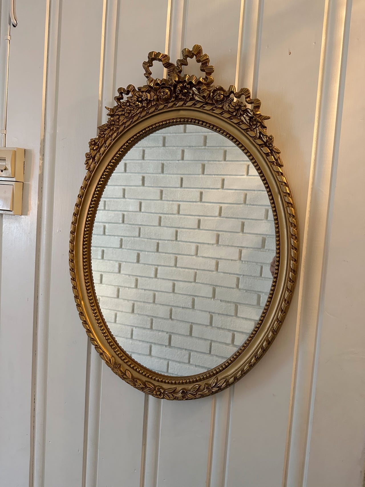 Riundt speil i barokk/rolokko-stil | FINN-torget