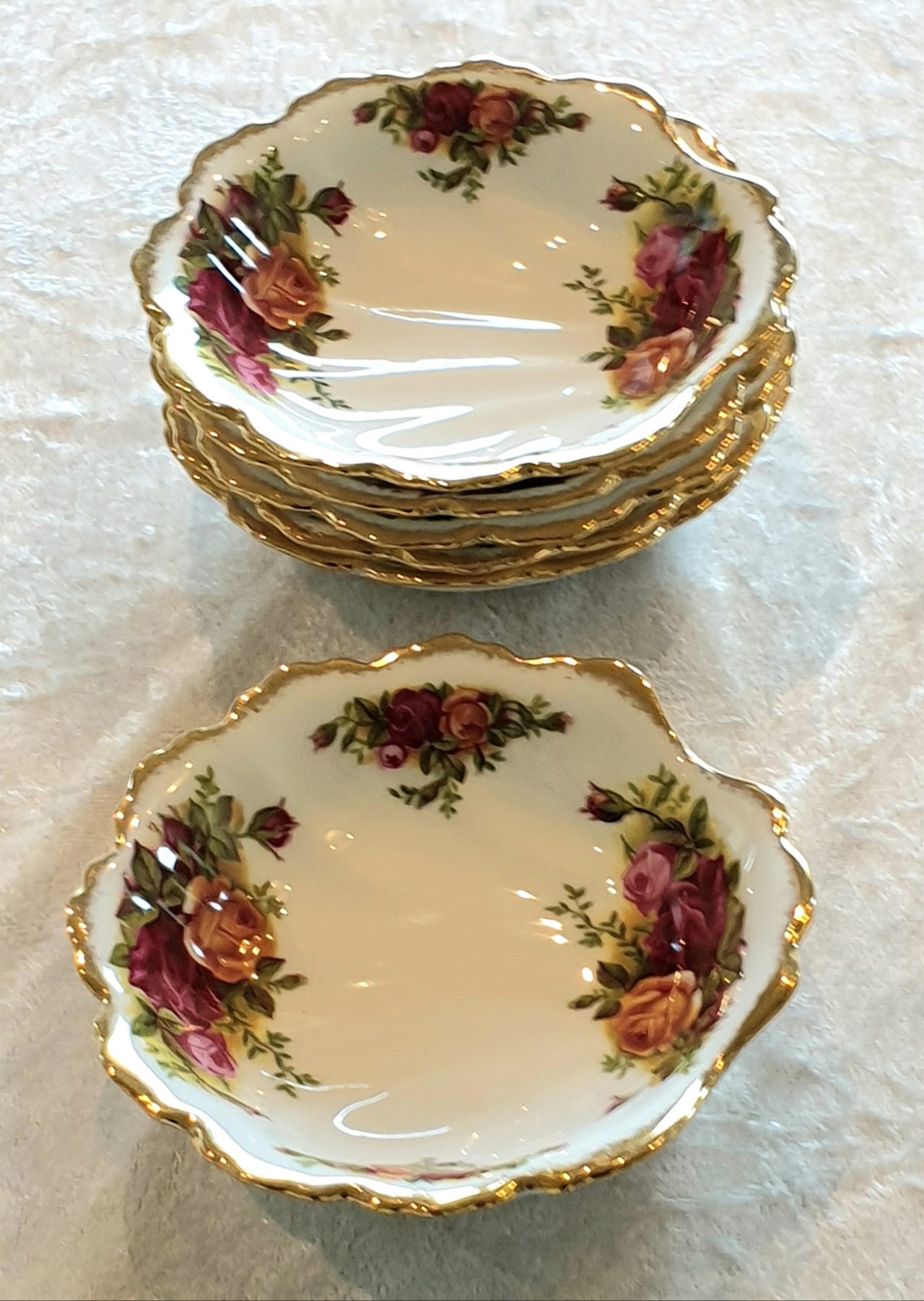Old country roses, royal albert. Dessert skåler. | FINN-torget