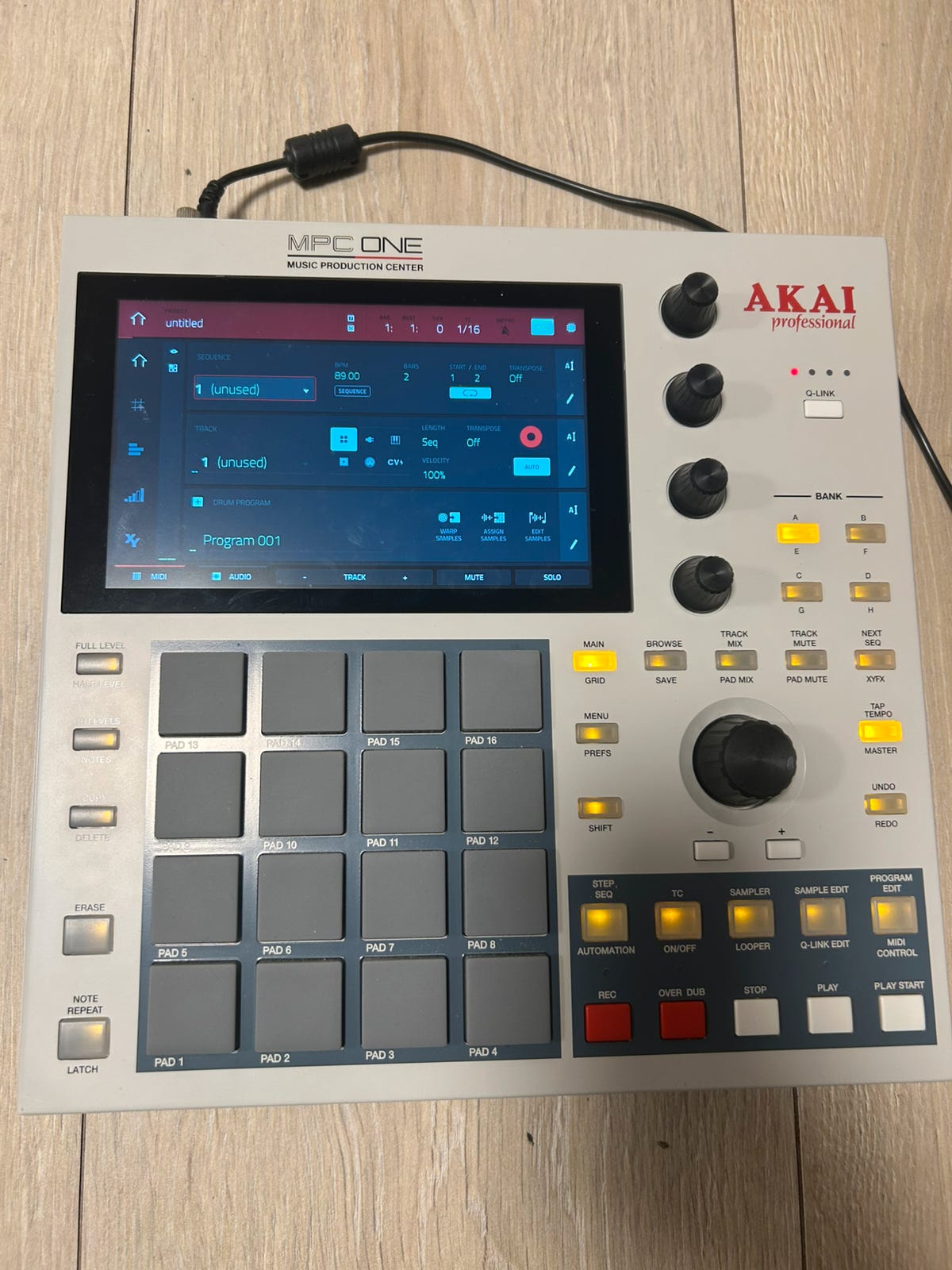 Akai MPC One Retro Edition | FINN-torget