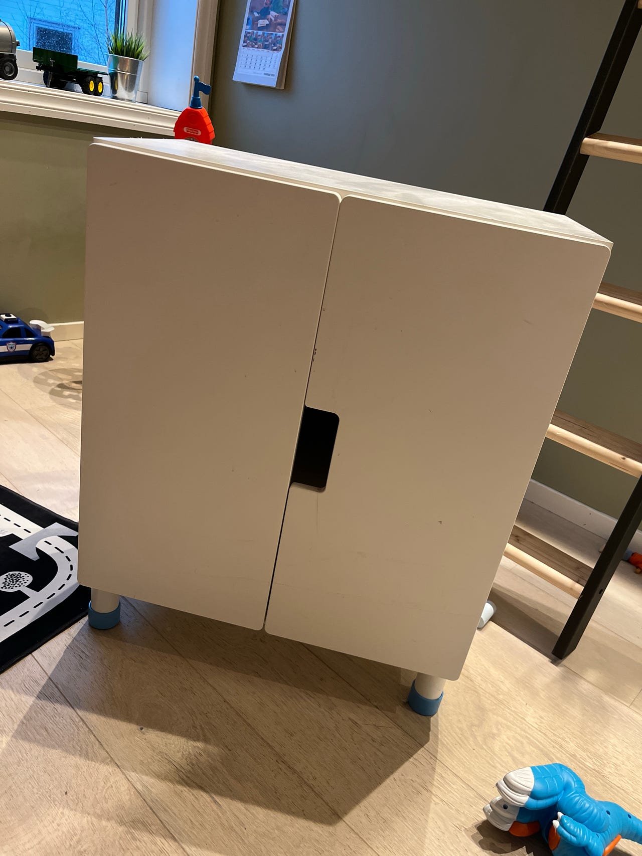 Hylle brukt på barnerom | FINN-torget