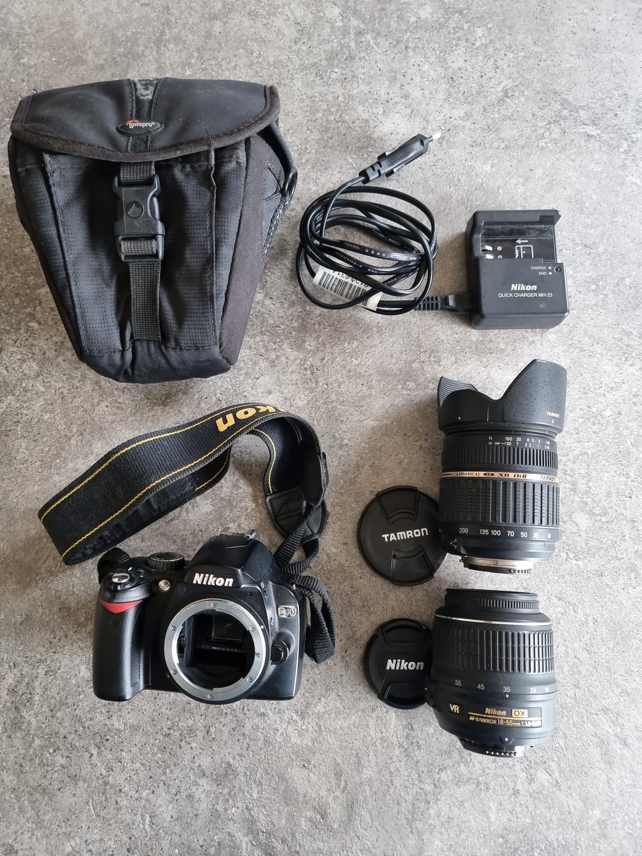 Nikon D60 DSLR med 18–55mm og Tamron 70–300mm | FINN-torget