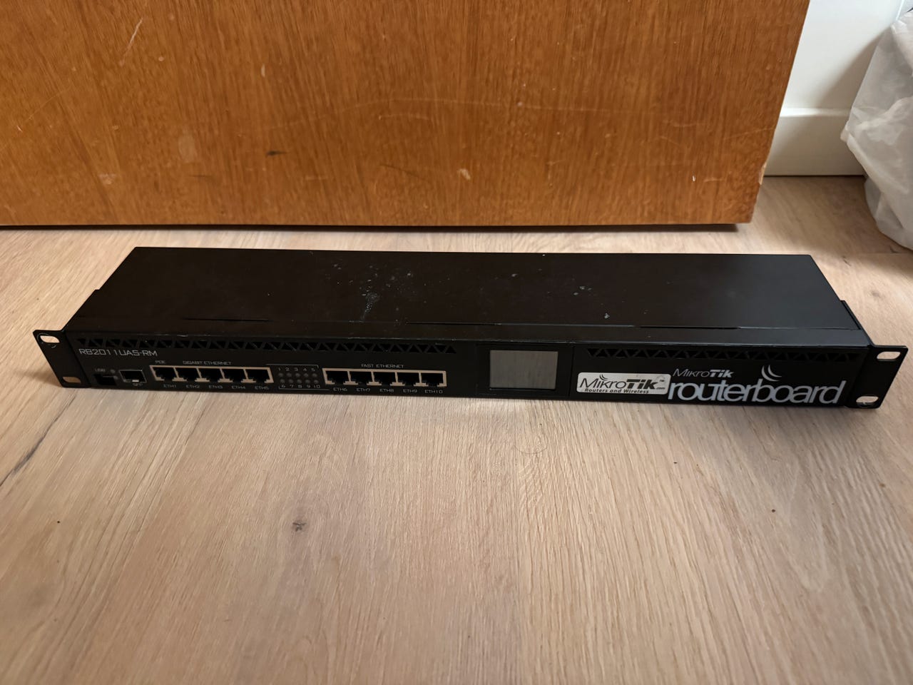 Mikrotik Routerboard 2011 UAS-RM | FINN-torget