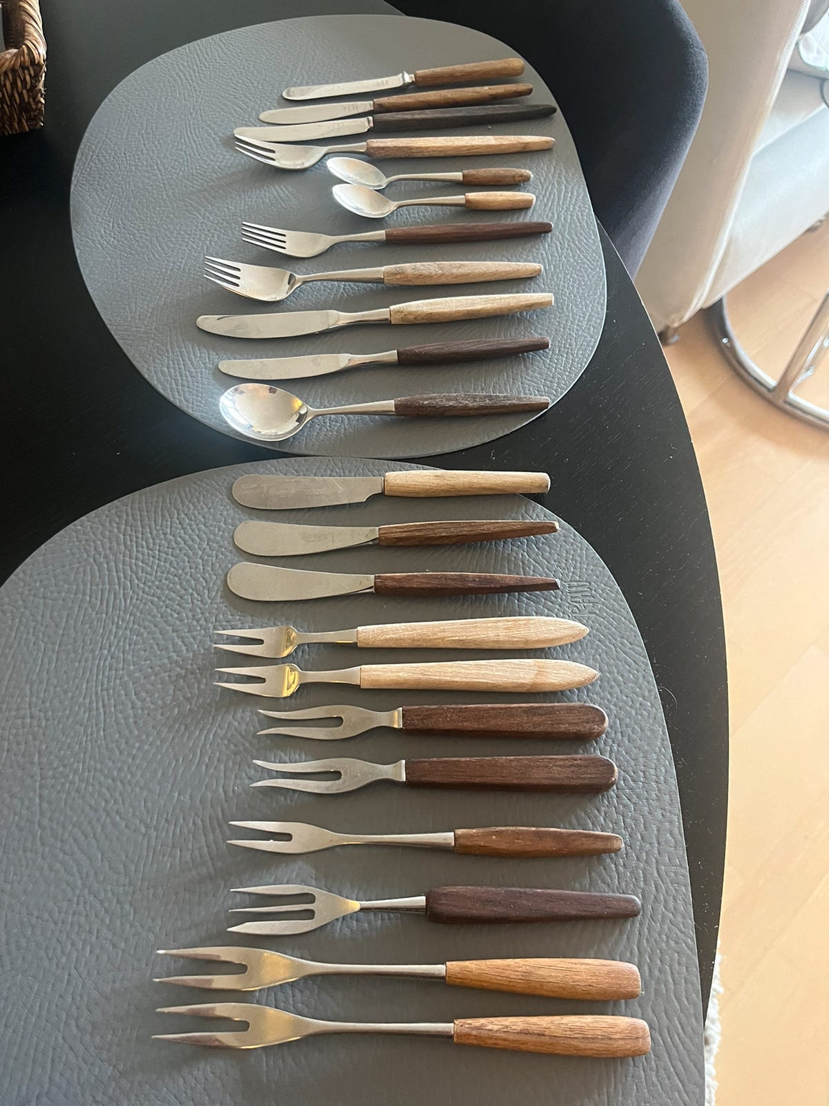 Skaugum ,Helle ,Øyo bestikk m treskaft | FINN-torget