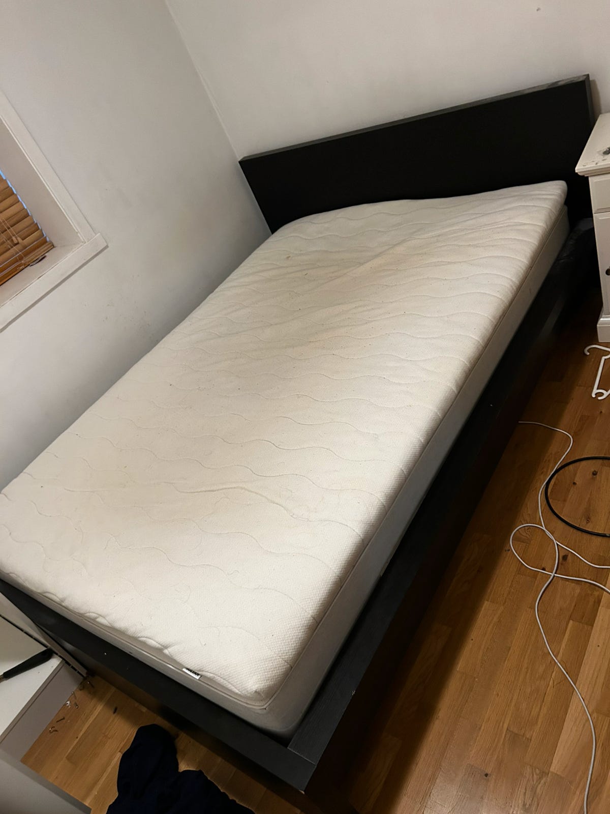 IKEA seng gis bort gratis mot henting | FINN-torget