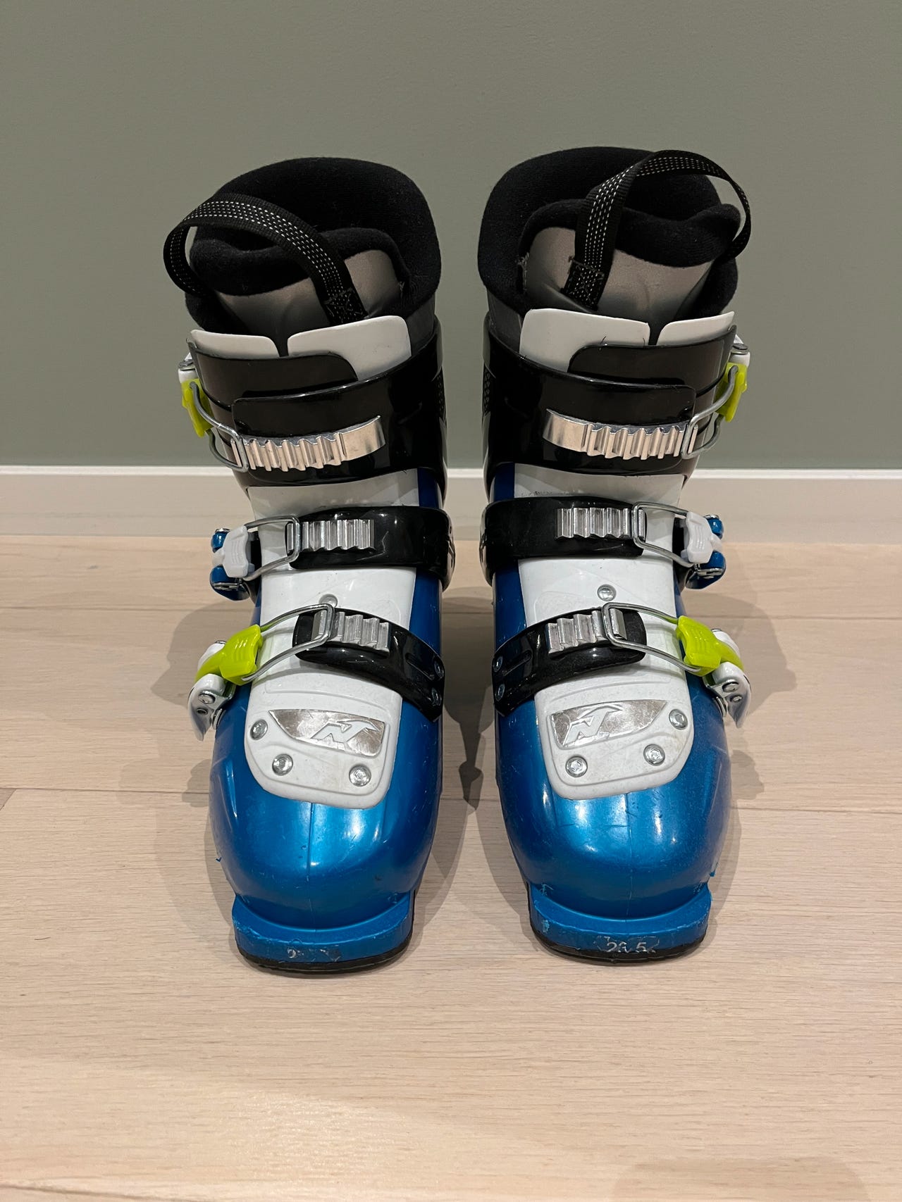 Slalomstøvler - Nordica team 3 fire arrow - Str. 23.5 (tilsvarer ca. str. 37) | FINN-torget
