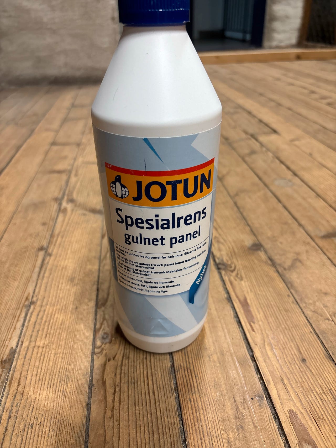 Spesialrens gulnet panel gis bort | FINN-torget