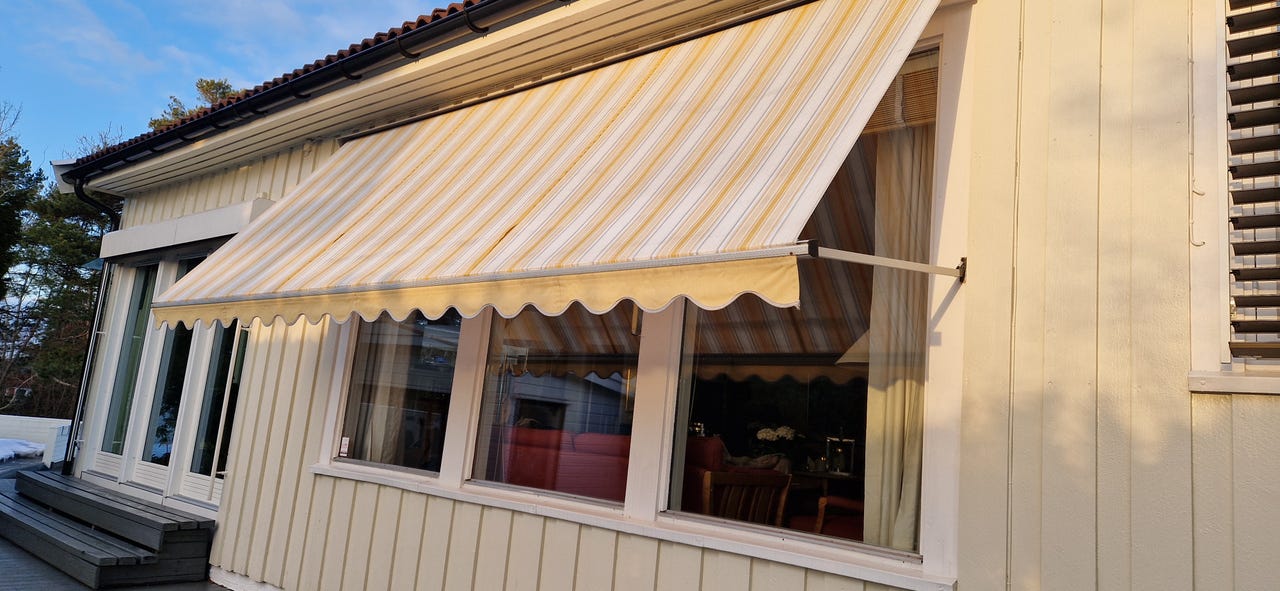 Markise - elektrisk betjening, bredde 420cm | FINN-torget