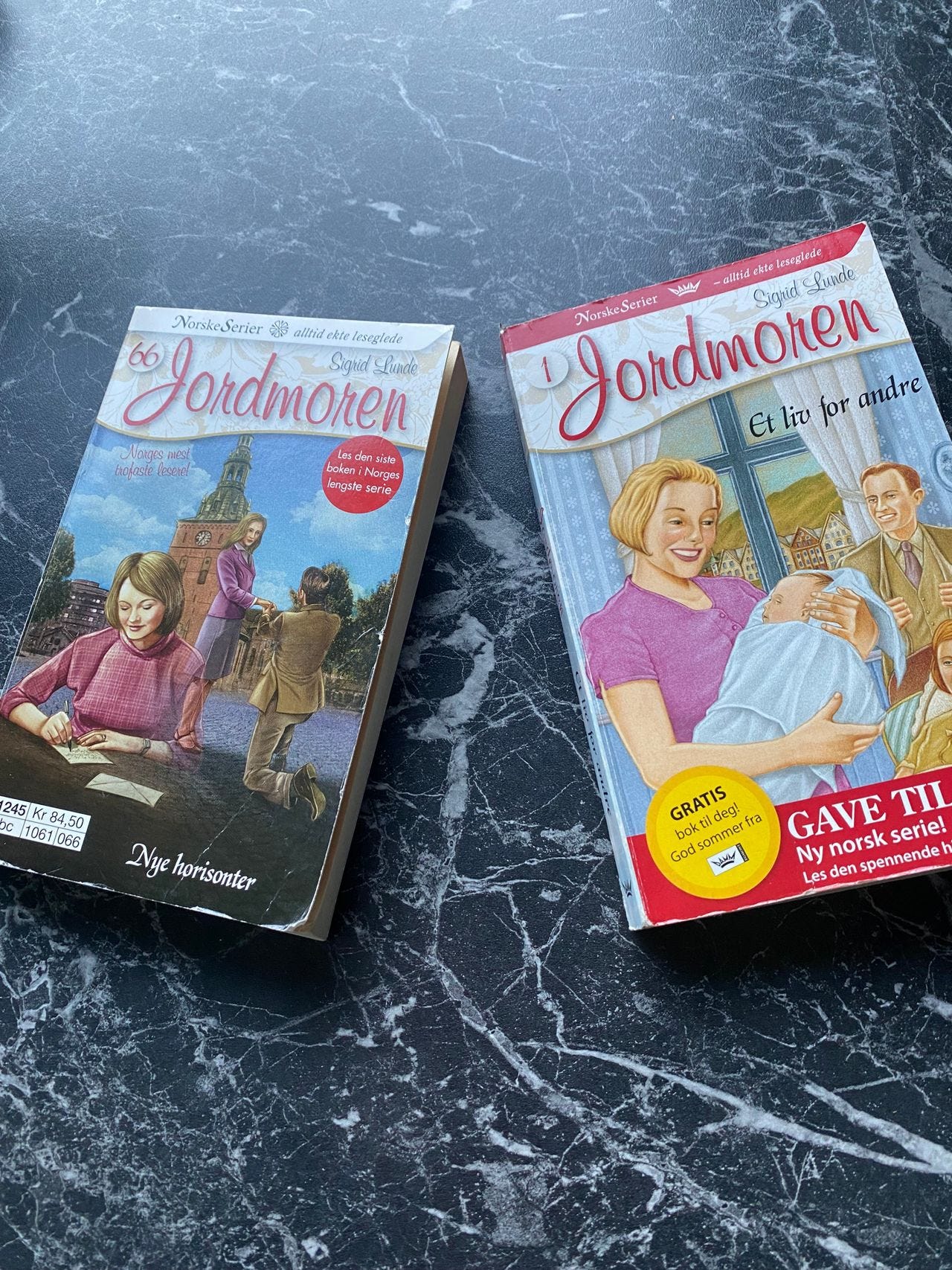 Sigrid Lundes roman: Jordmoren. Hele serien, kun kr 10 pr bok | FINN-torget