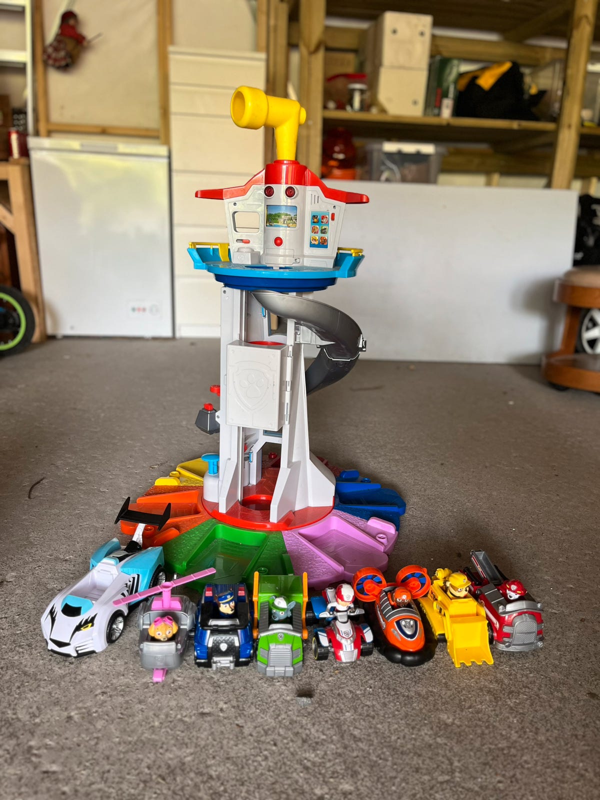 Paw patrol utkikstårn med alle figurene | FINN-torget