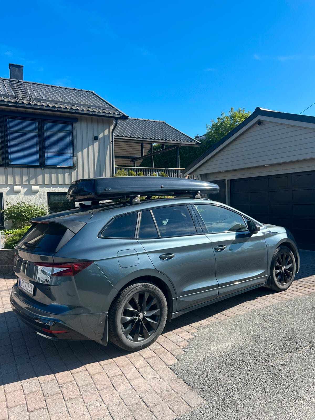Skiboks, Skigard 850 med stativ | FINN-torget