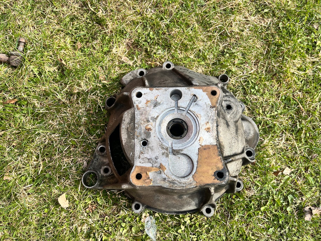 Volvo D24 - M45 clutchhus selges. Sjelden sak | FINN-torget