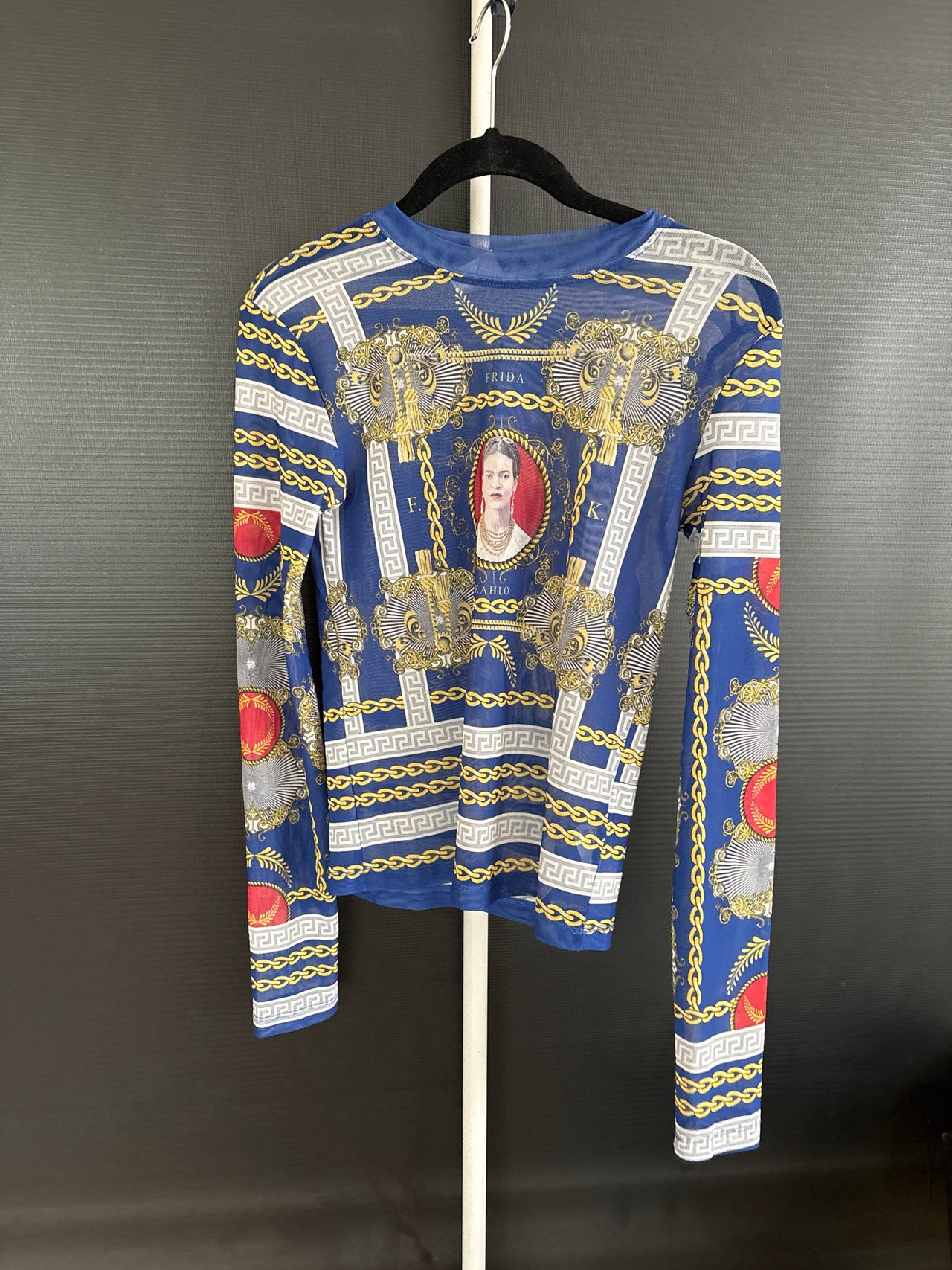Lekker vintage Frida kahlo bluse selges | FINN-torget