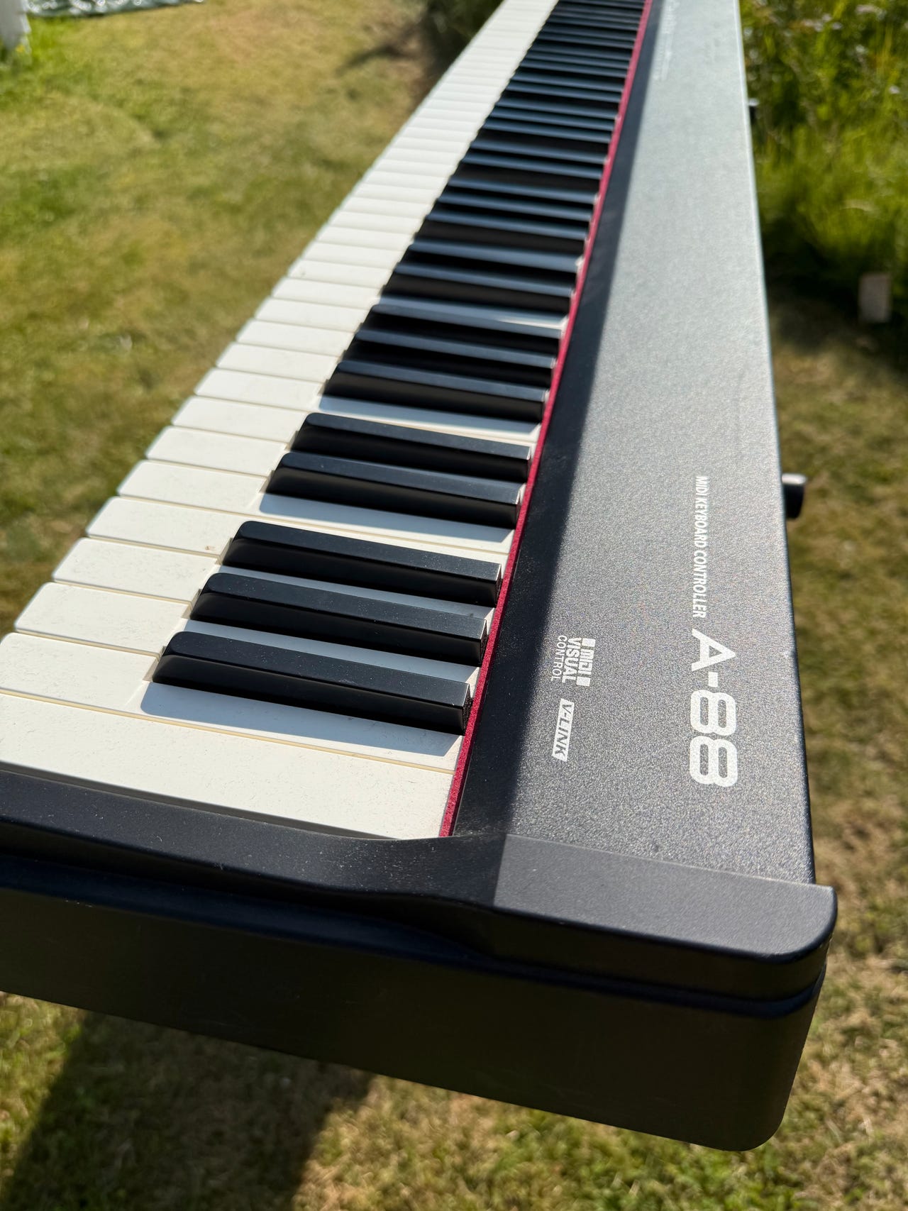 Roland A-88 MIDI Keyboard 88 Tangenter Sort | FINN-torget