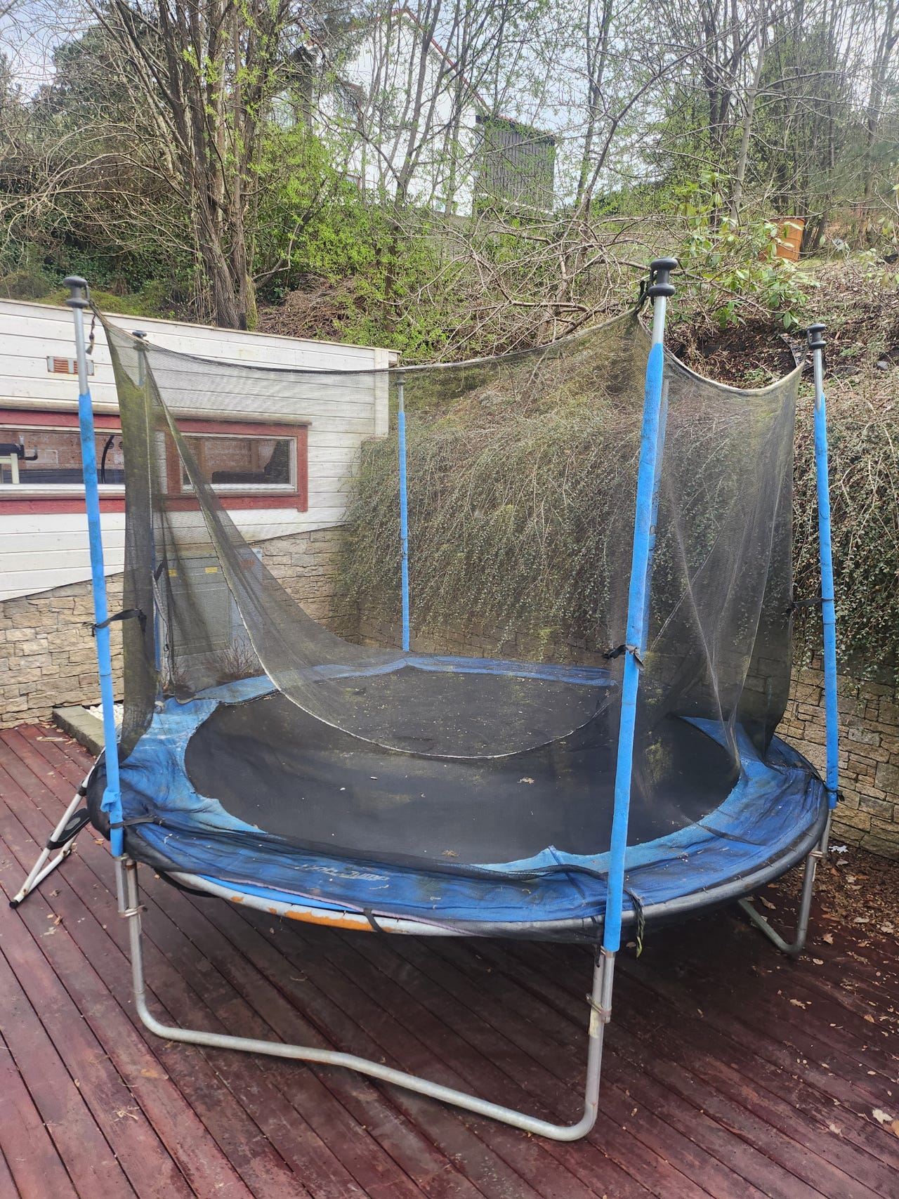 Stor trampoline gis bort | FINN-torget