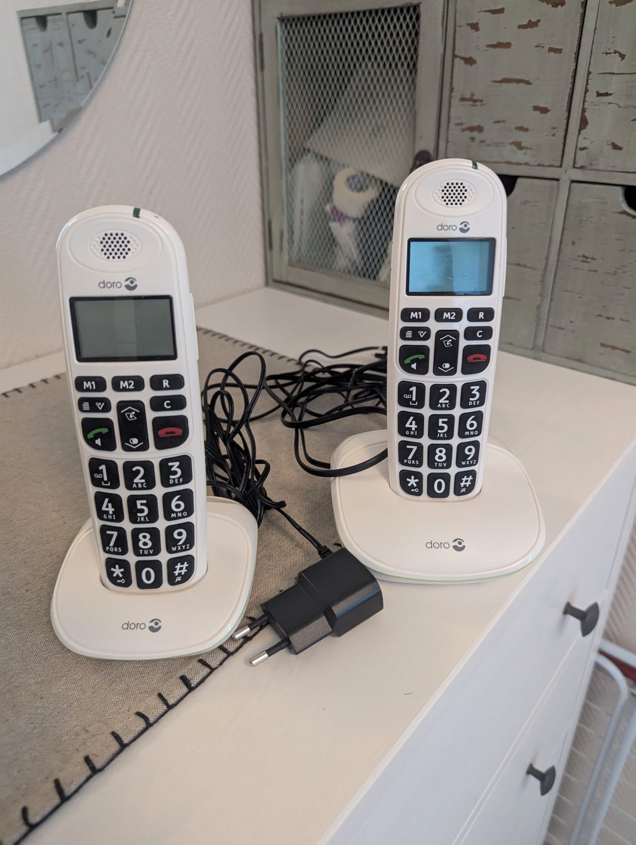 Doro PhoneEasy 100w Duo trådløs hjemmetelefon med lydforsterking | FINN ...