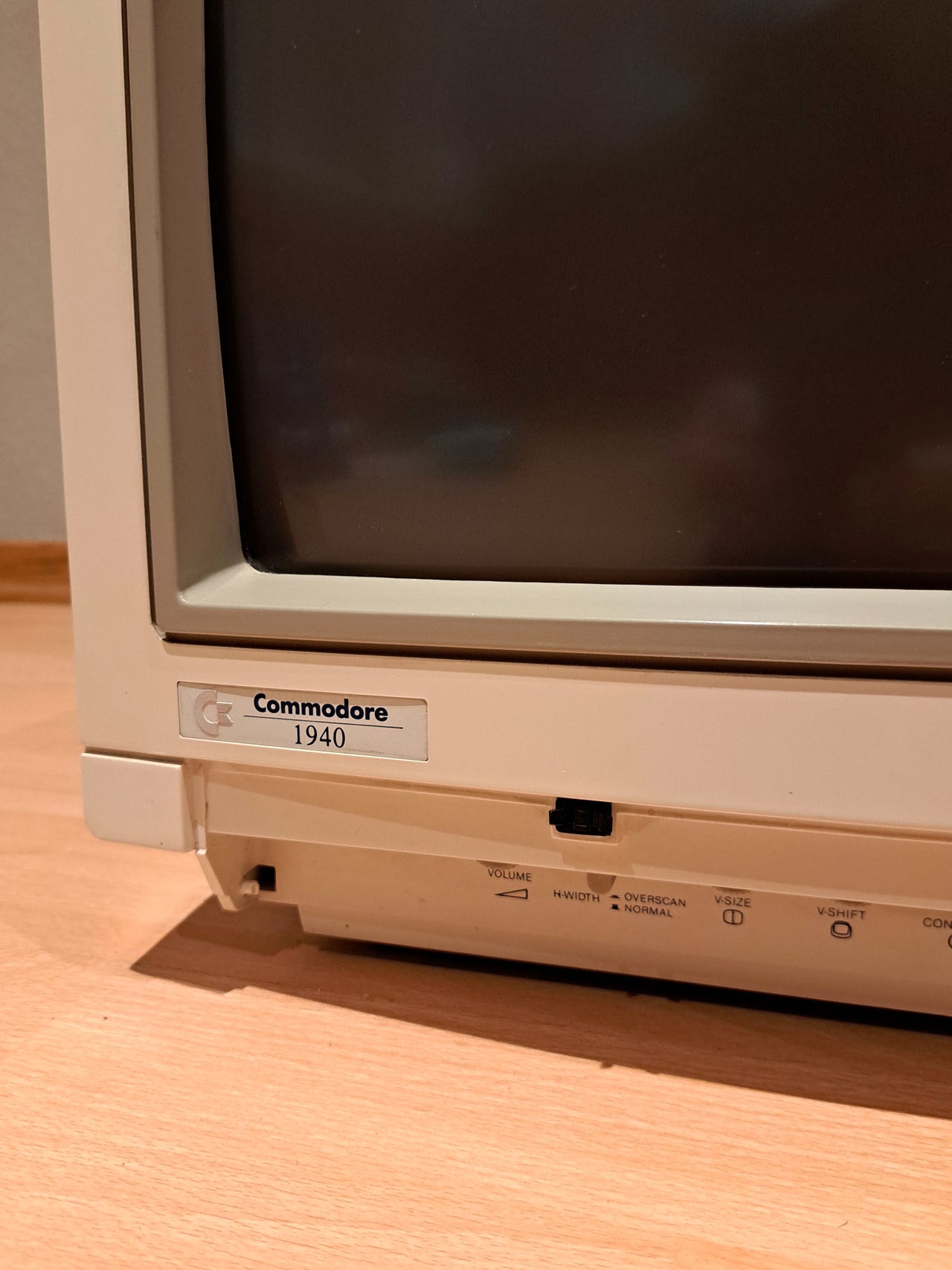 Commodore 1940 skjerm (defekt) | FINN-torget
