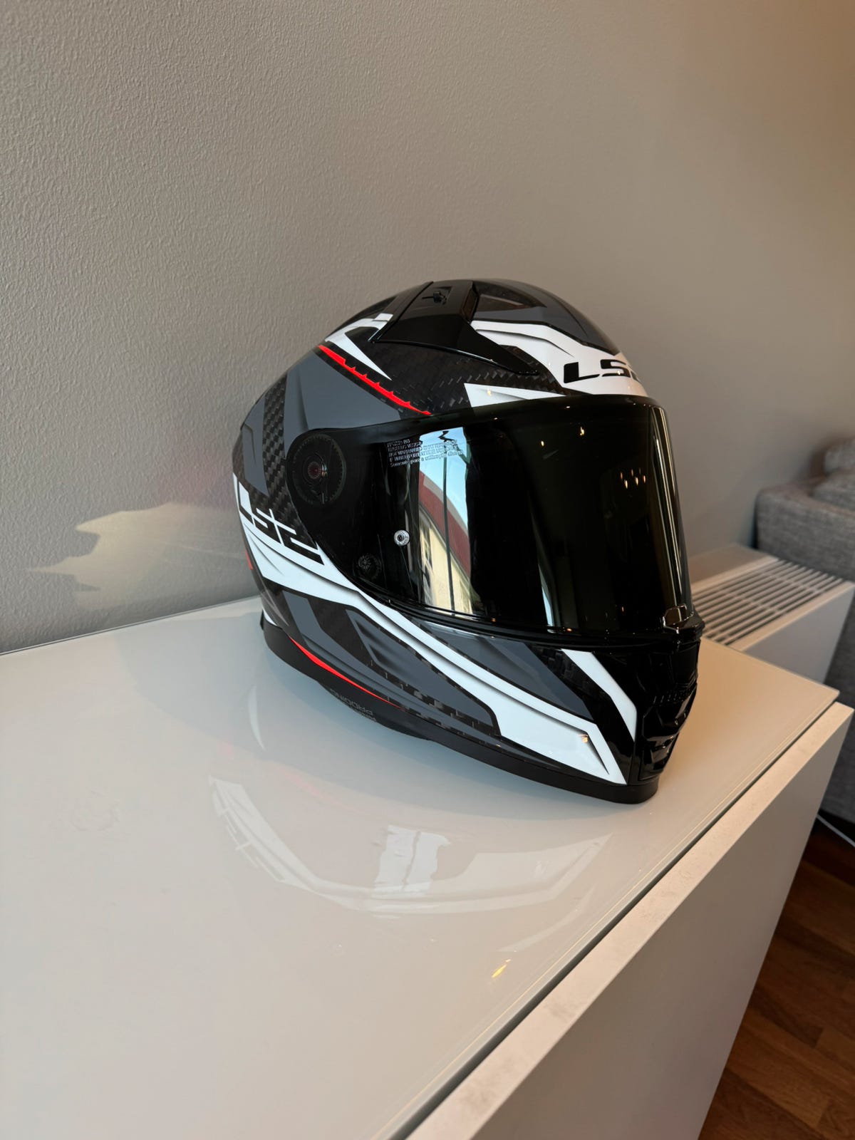 LS2 Vector 2 Carbon med Cardo Edge selges. | FINN-torget