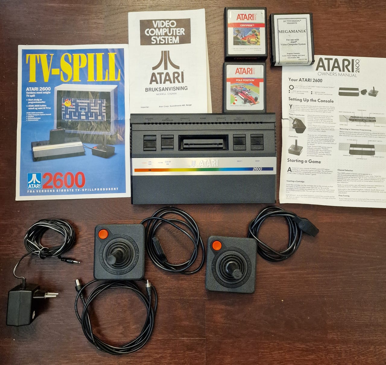 Atari 2600 med 2 joysticks & 3 spill | FINN-torget