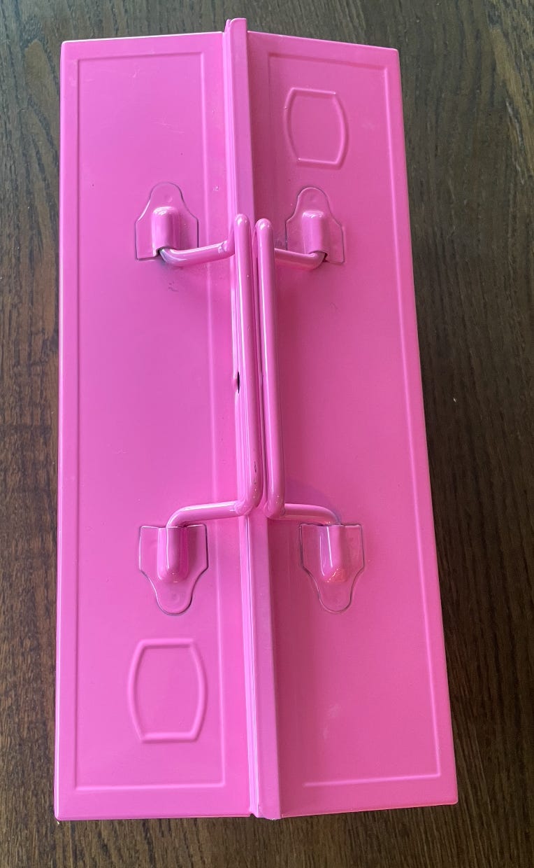 Rosa verktøykasse selges | FINN-torget