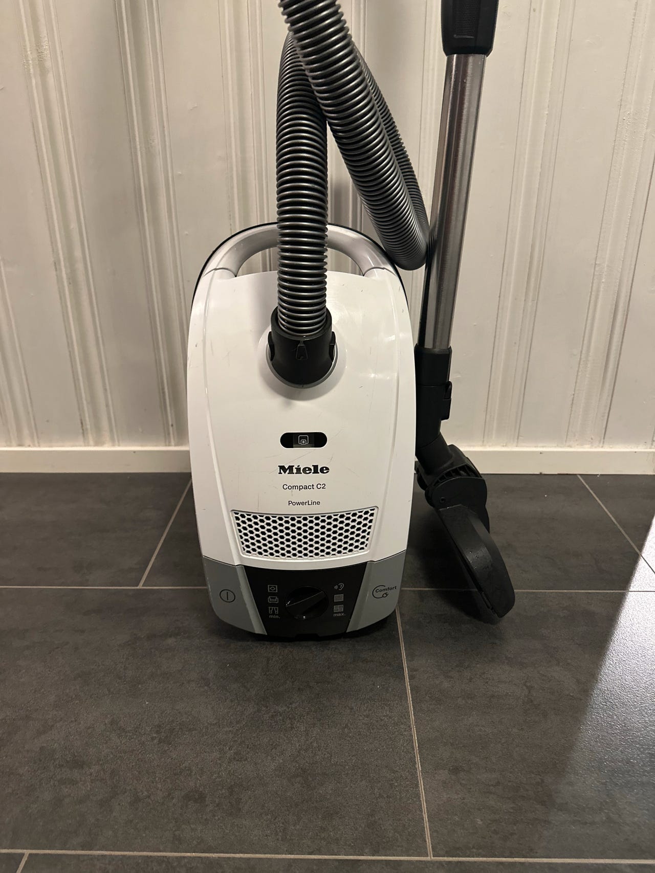 Miele Compact C2 power Line | FINN-torget