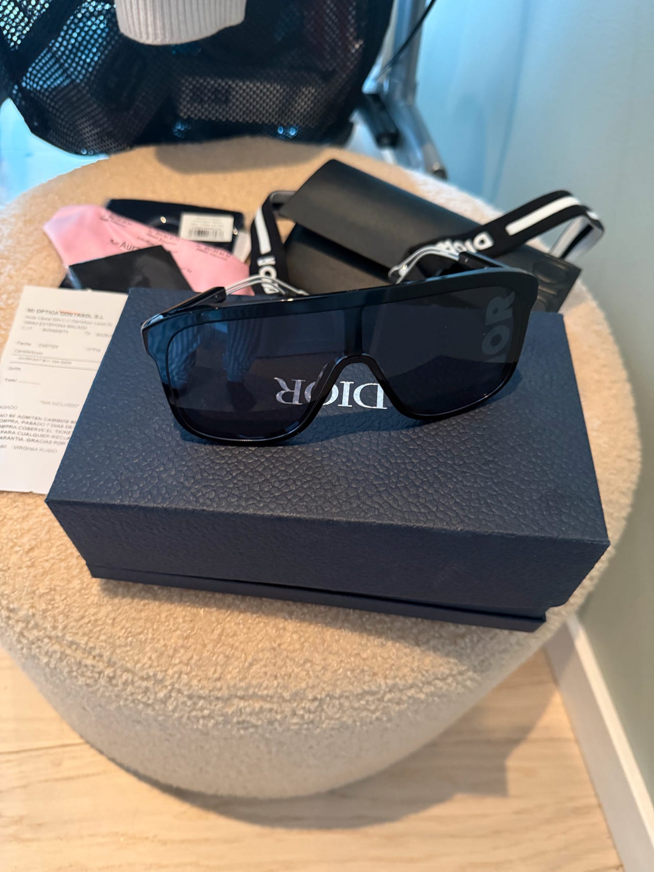 Ubrukte solbriller med kvittering. Dior fast M1l 10A Dior. | FINN-torget