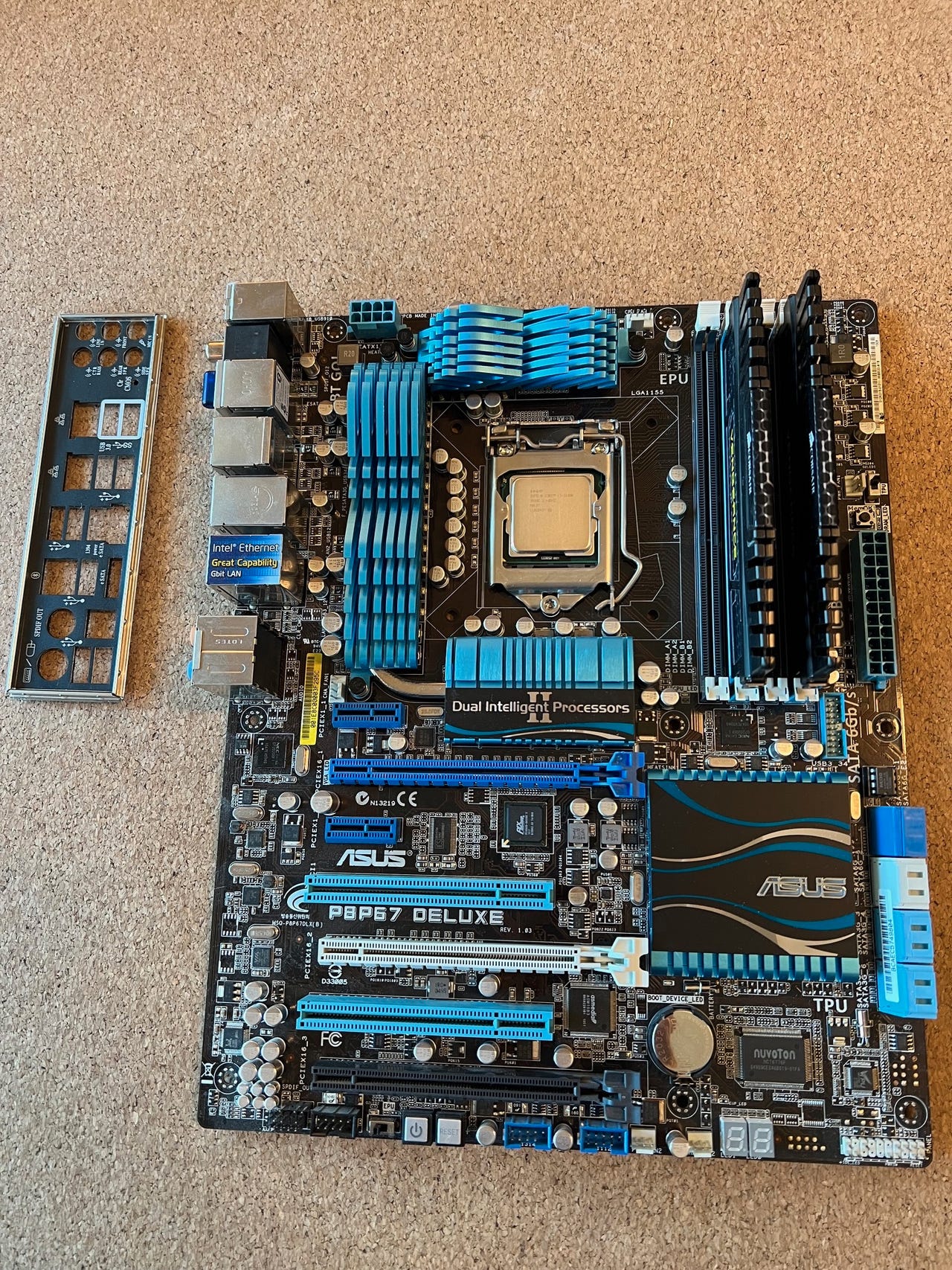 ASUS P8P67 Deluxe + i7-2600K + 8GB RAM | FINN-torget