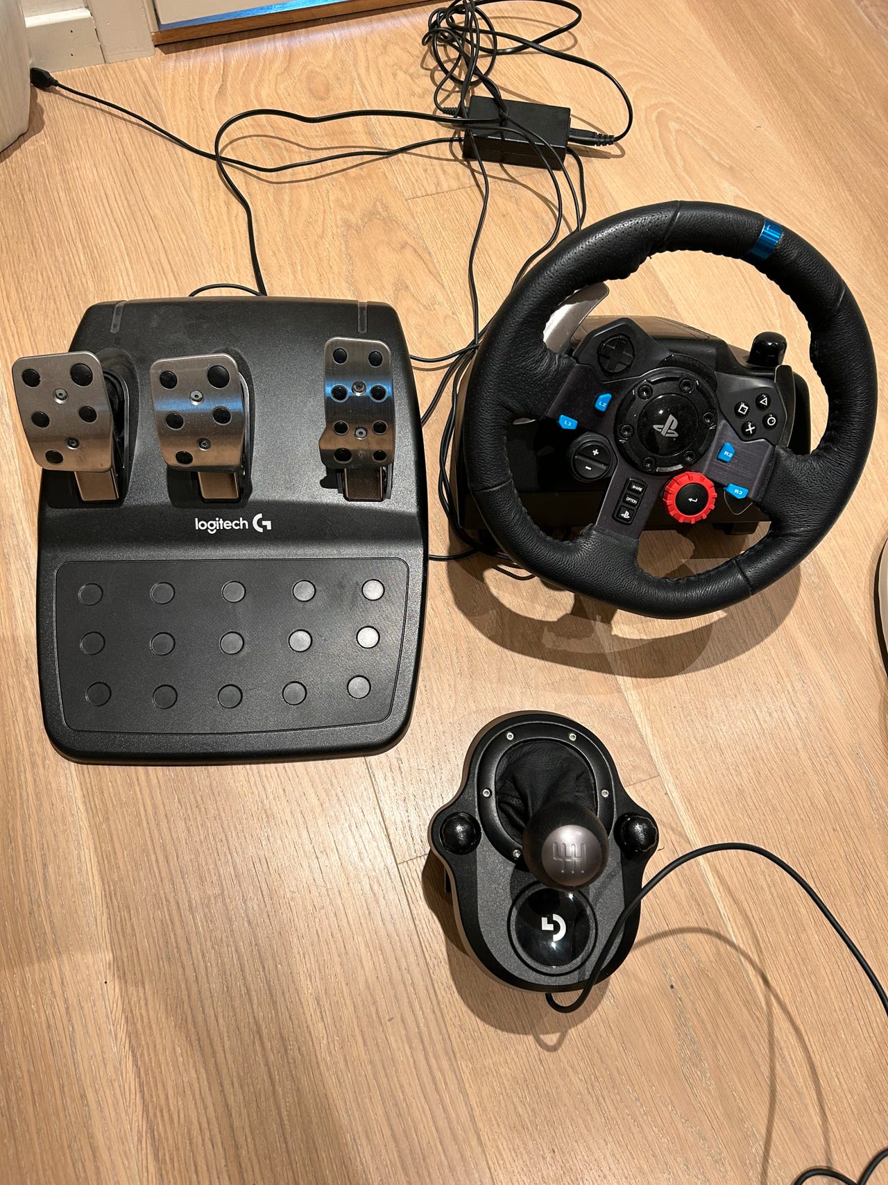 Logitech G29 - pedaler, ratt og girshifter | FINN-torget
