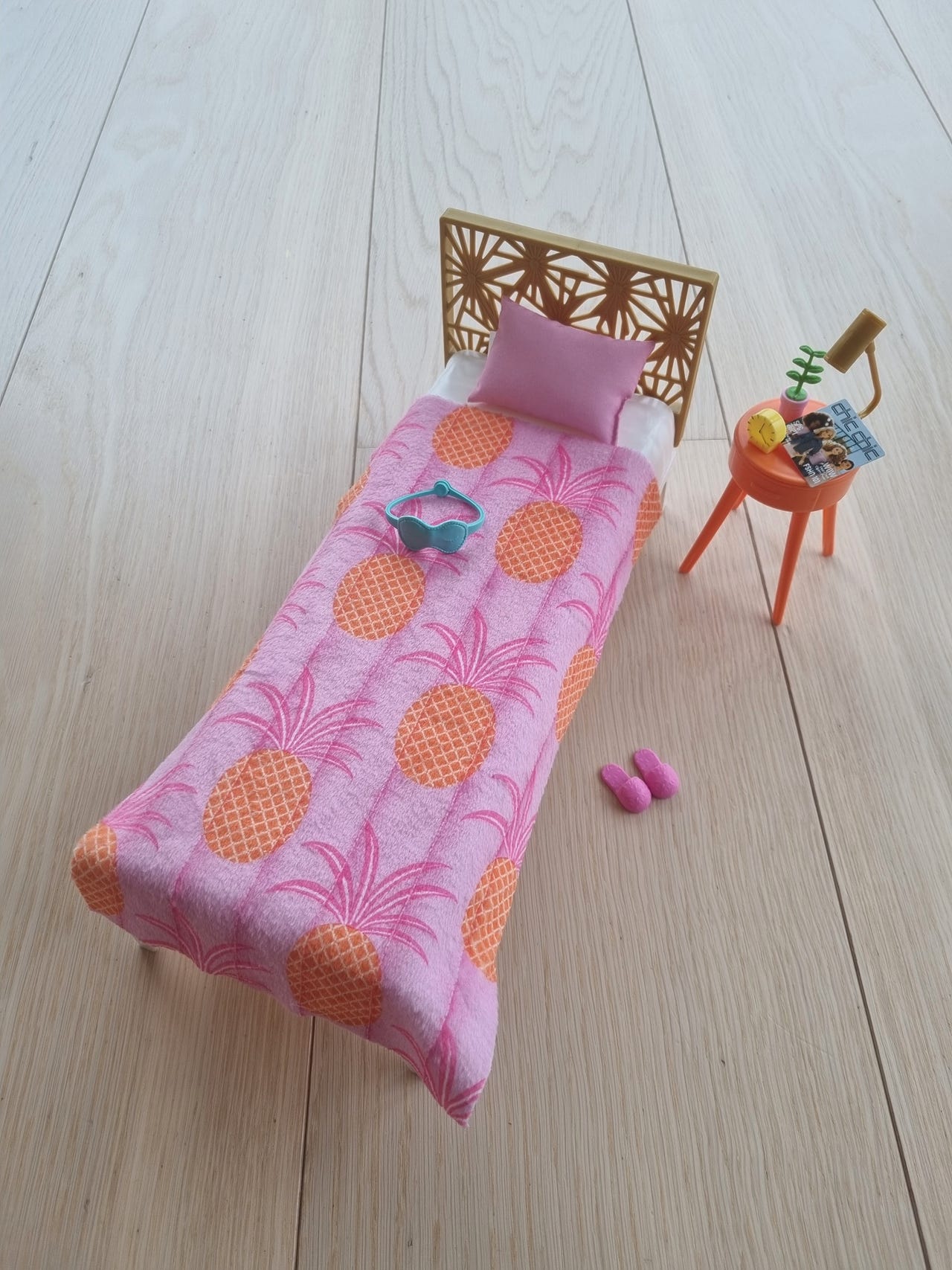 Barbie dukke med seng | FINN-torget