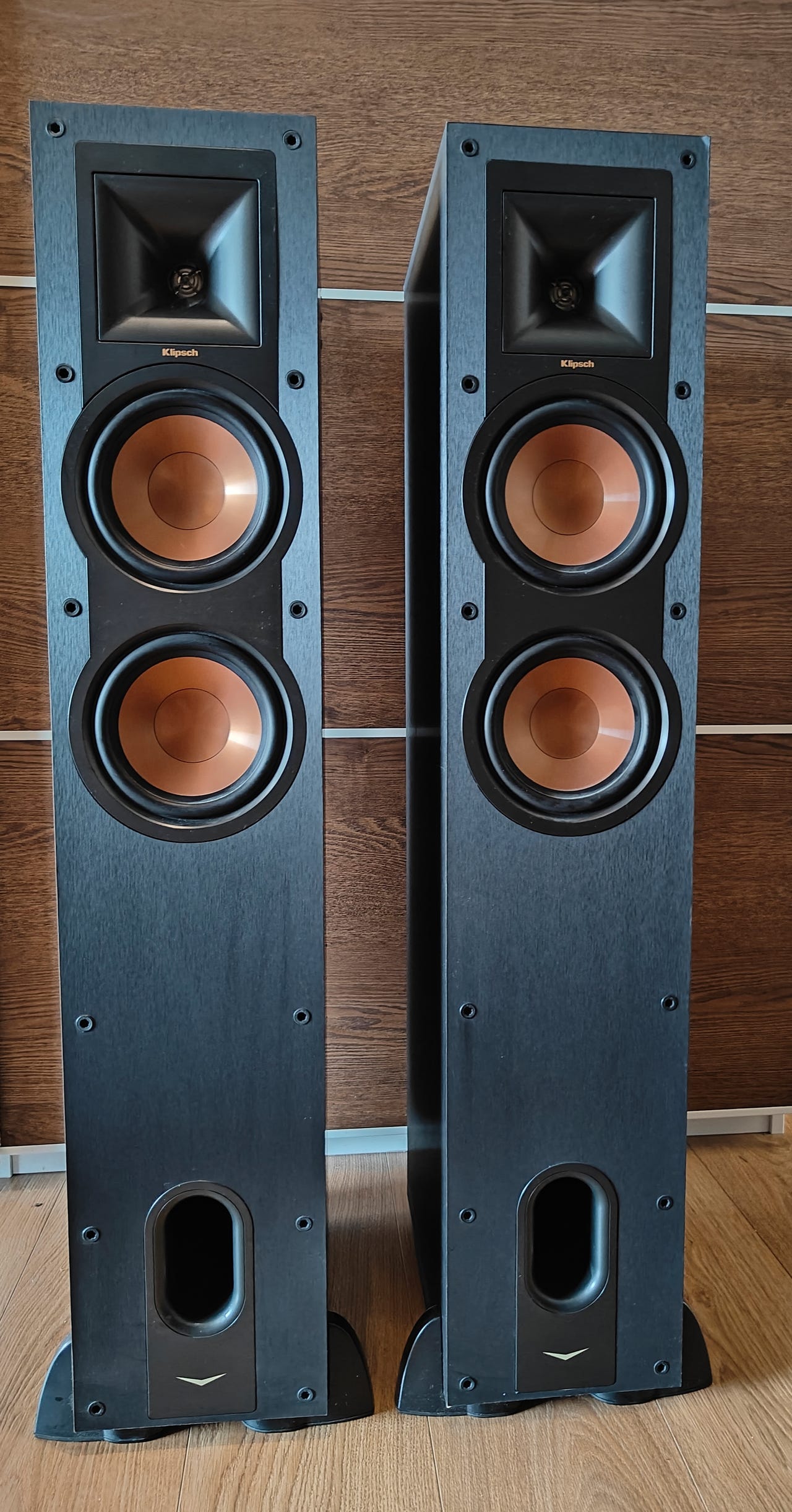2 stk Klipsch gulvhøytalere r-26f modell | FINN-torget