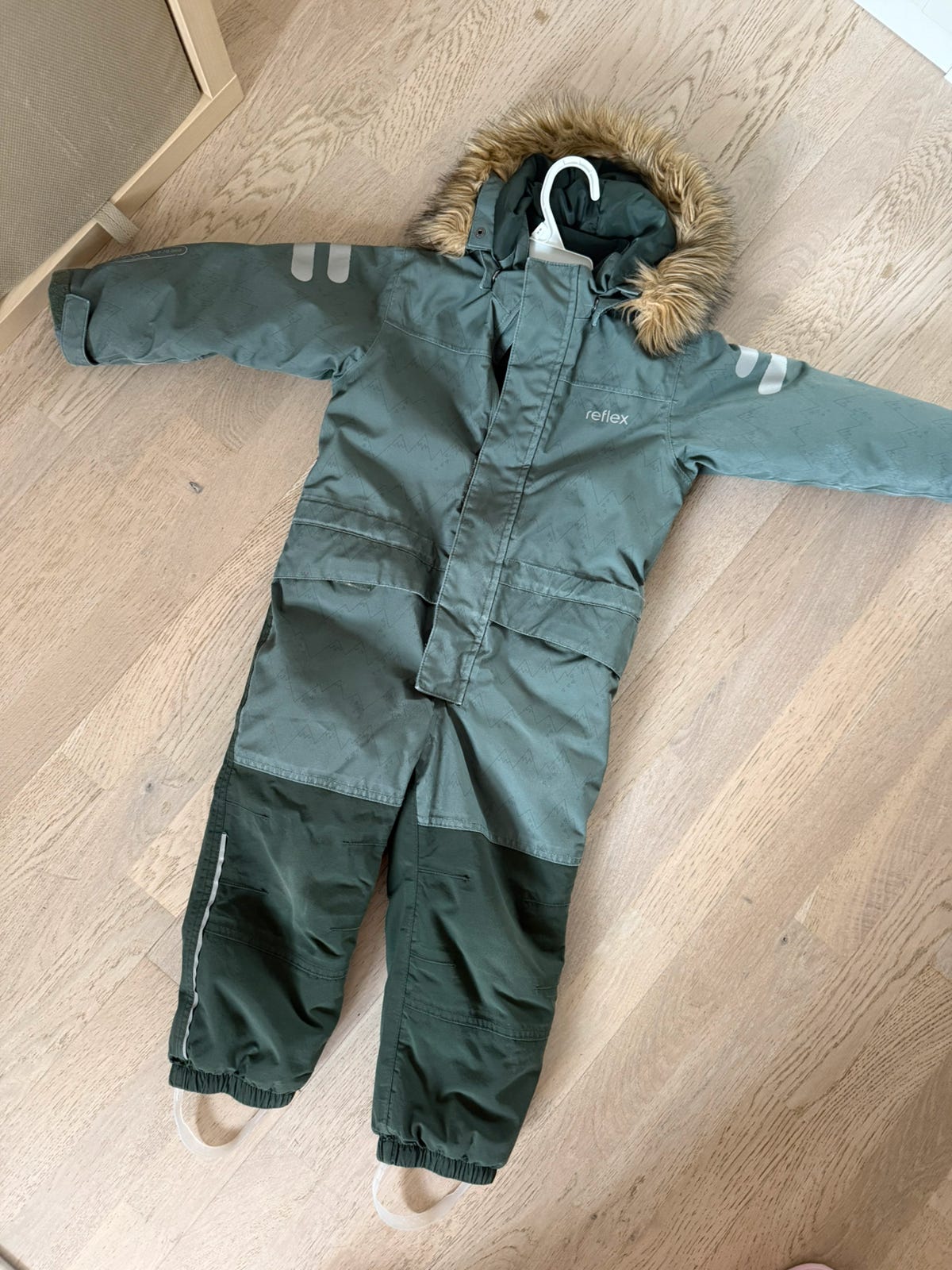 Vinterdress reflex str 104 | FINN-torget