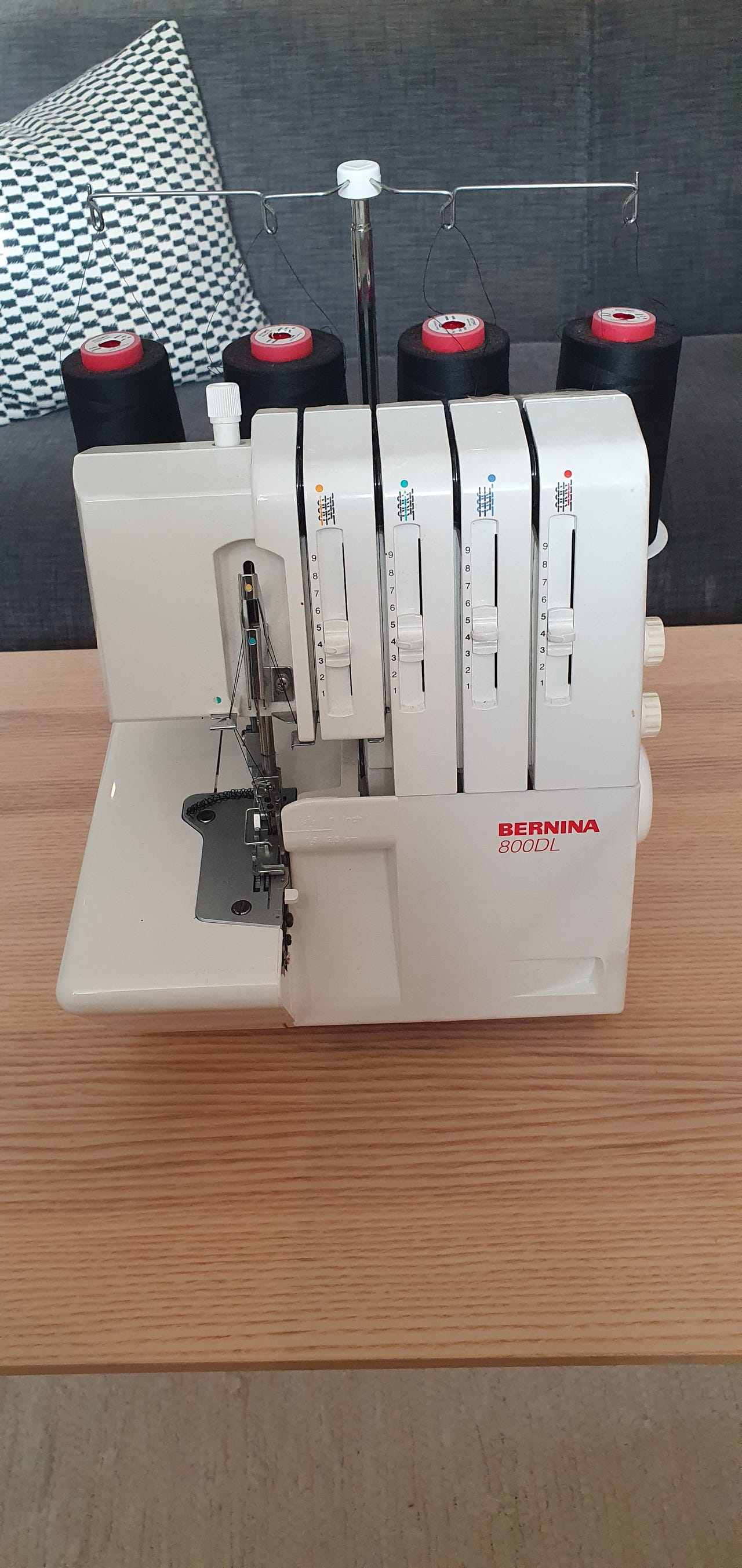 Bernina Overlocker 800 DL | FINN-torget