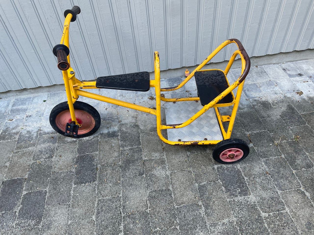 Selger denne får en bilig penge | FINN-torget