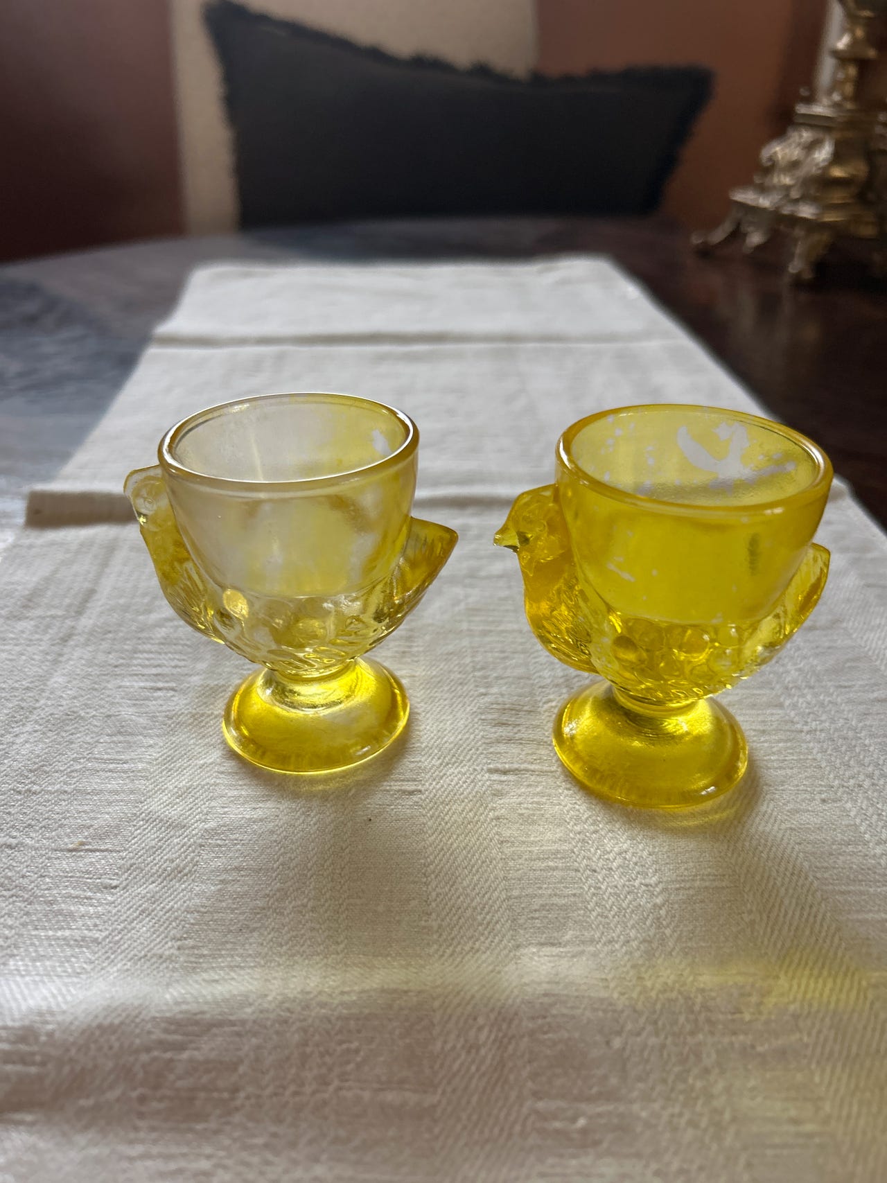 To søte gule glass kylling eggeglass til påske? | FINN-torget