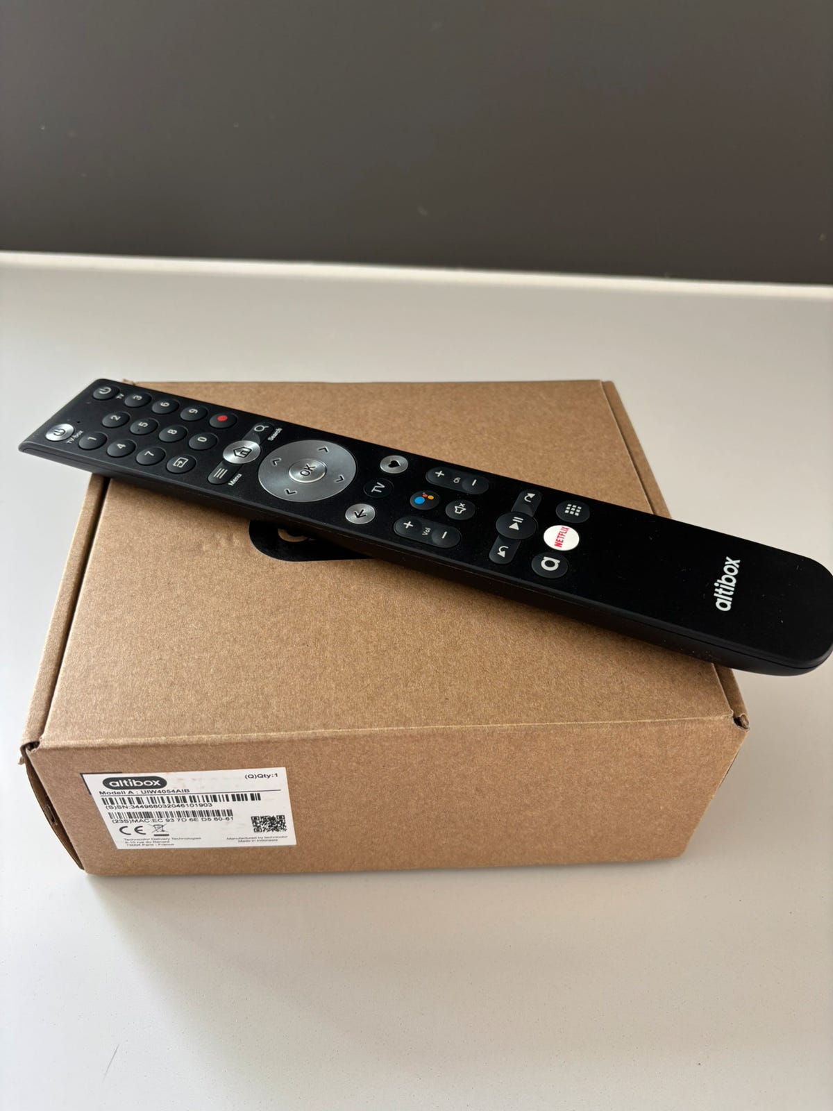 Altibox Modell A-dekoder og fjernkontroll, smartfunksjon via Android TV ...