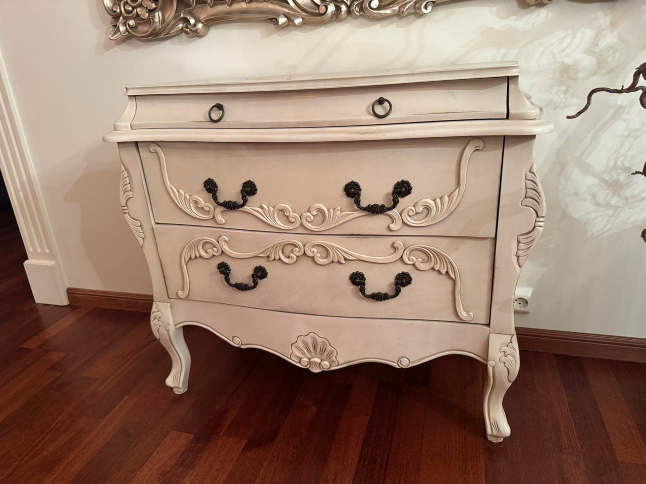 Flott kommode i Rokokko / antikk stil | FINN-torget