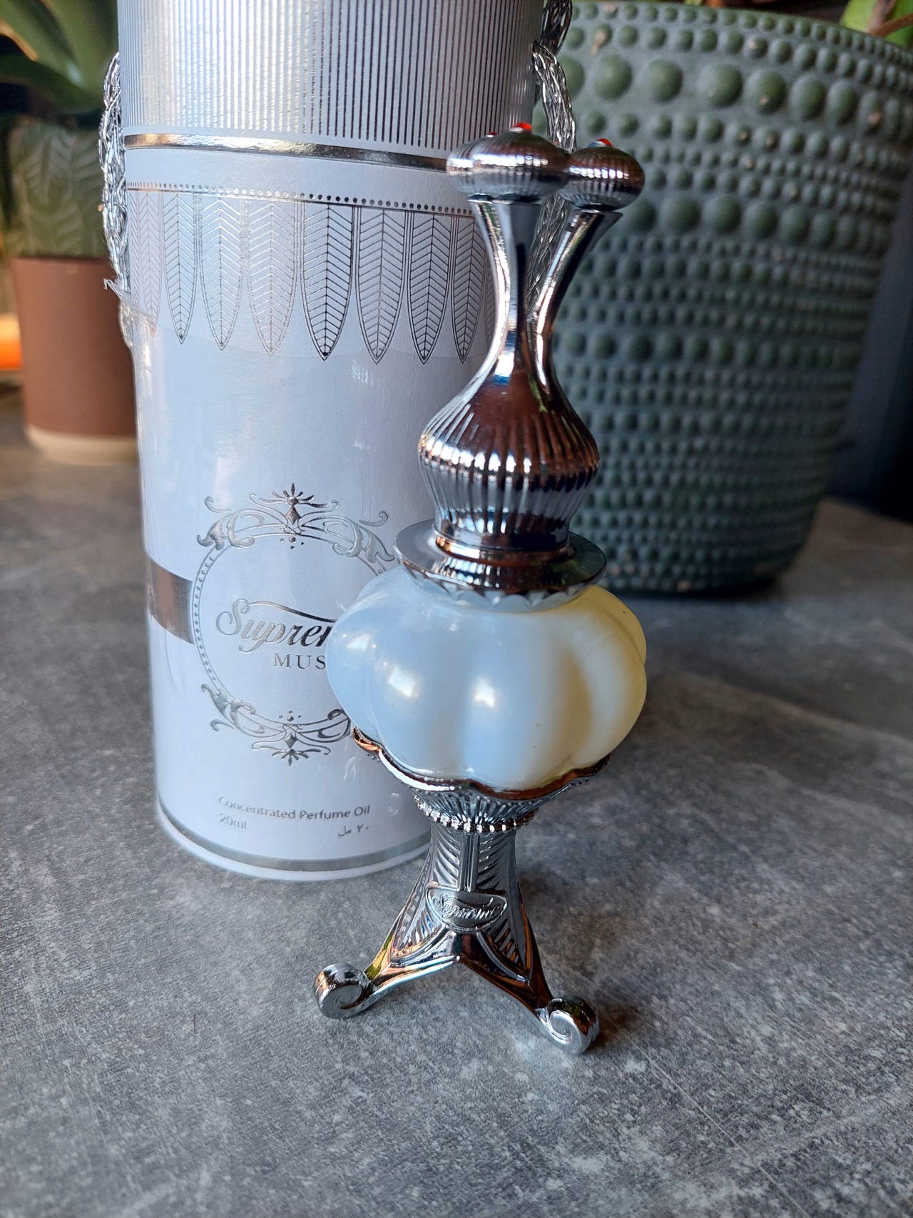 Parfyme i en uvanlig flaske, arabisk oljeparfymeri Afnan. | FINN-torget