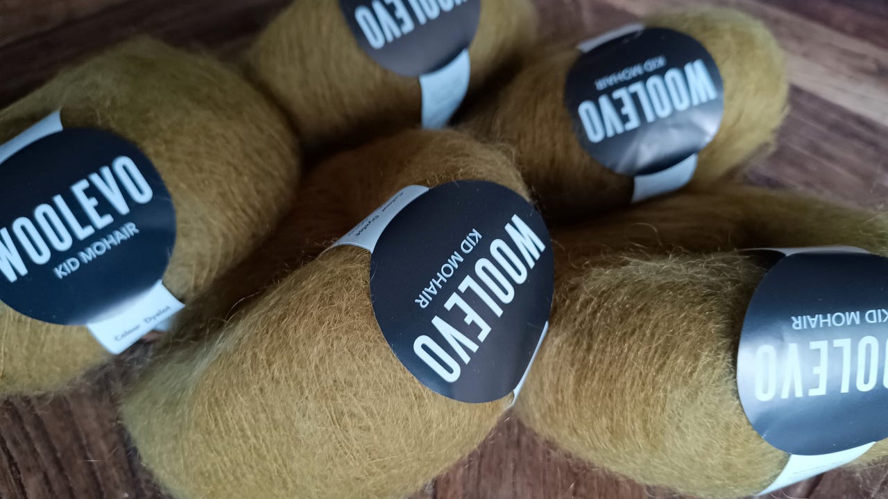 5 nøster Kid Mohair fra Woolevo i farge Oliven | FINN-torget