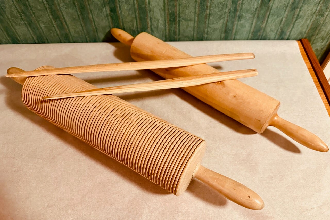 Trekjevler med pinner til lefsebakst | FINN-torget