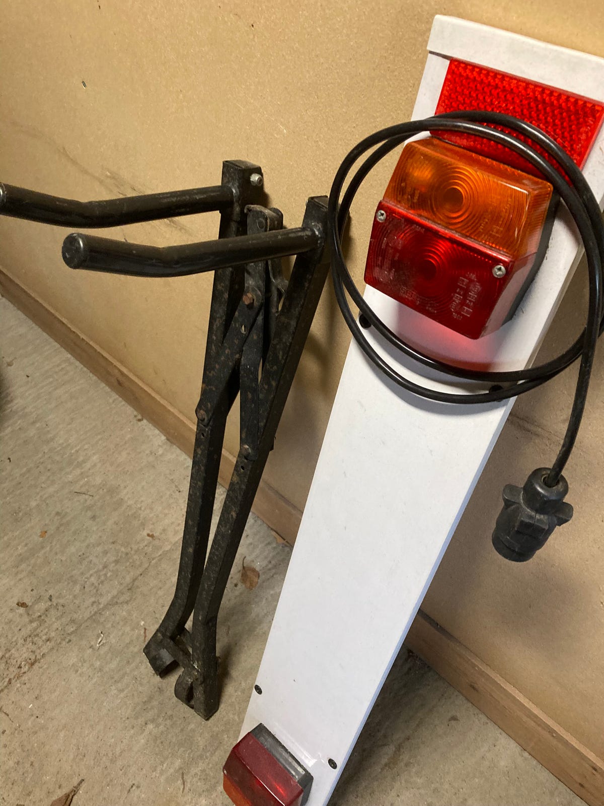 Sykkelstativ med skiltplate m/lys | FINN-torget