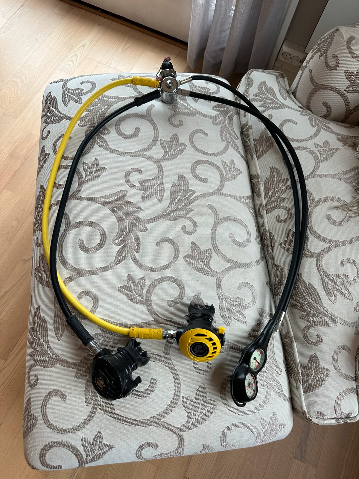 Apeks ATX40 | FINN-torget