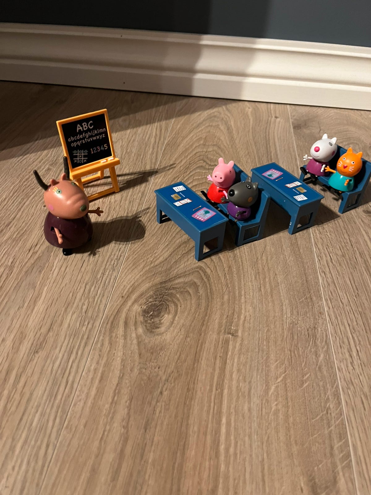 Peppa gris klasserom | FINN-torget