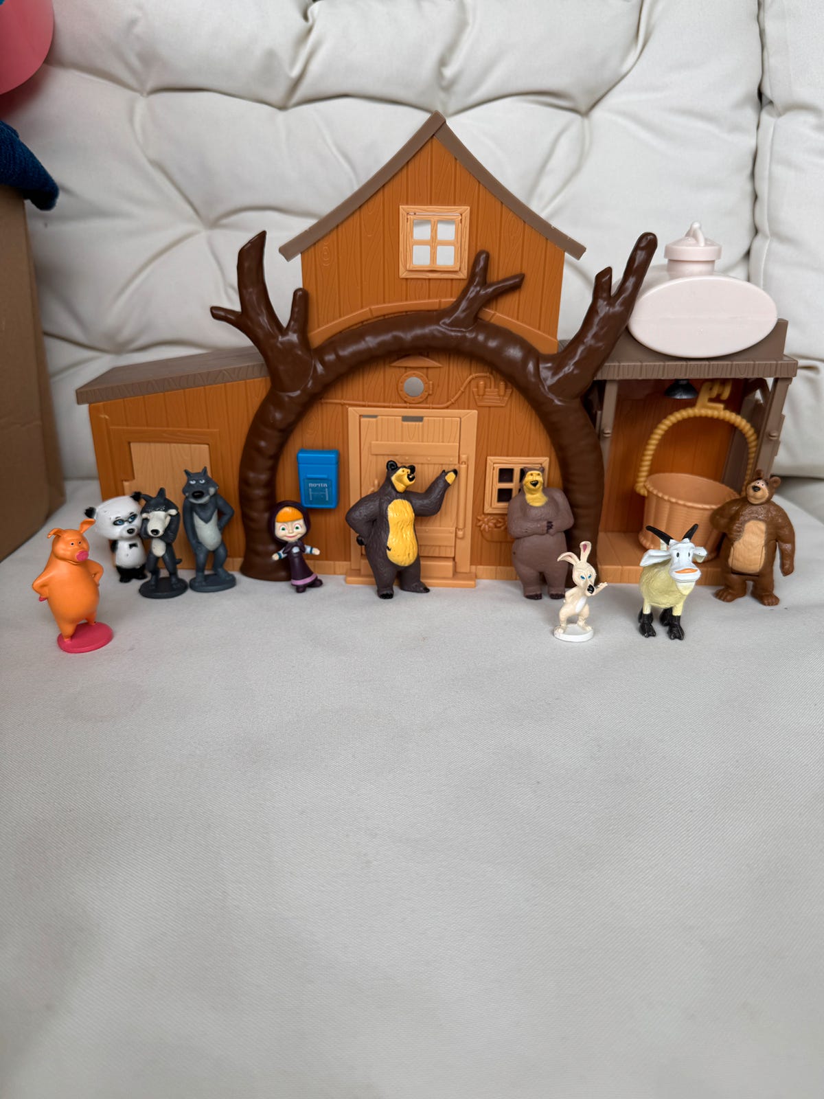 Mashas store bjørnehus - Lekesett Masha og Mishka med utstyr | FINN-torget