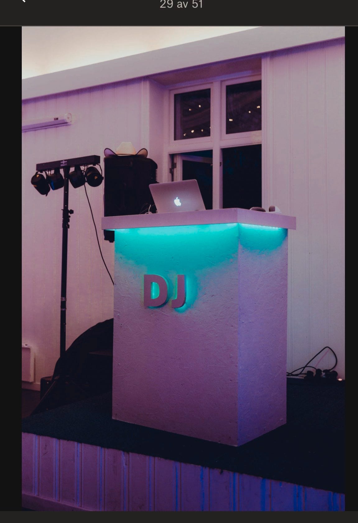 TIL LEIE DJ-benk, DJ, DJ-booth med LED-belysning og arbeidsflate | FINN ...